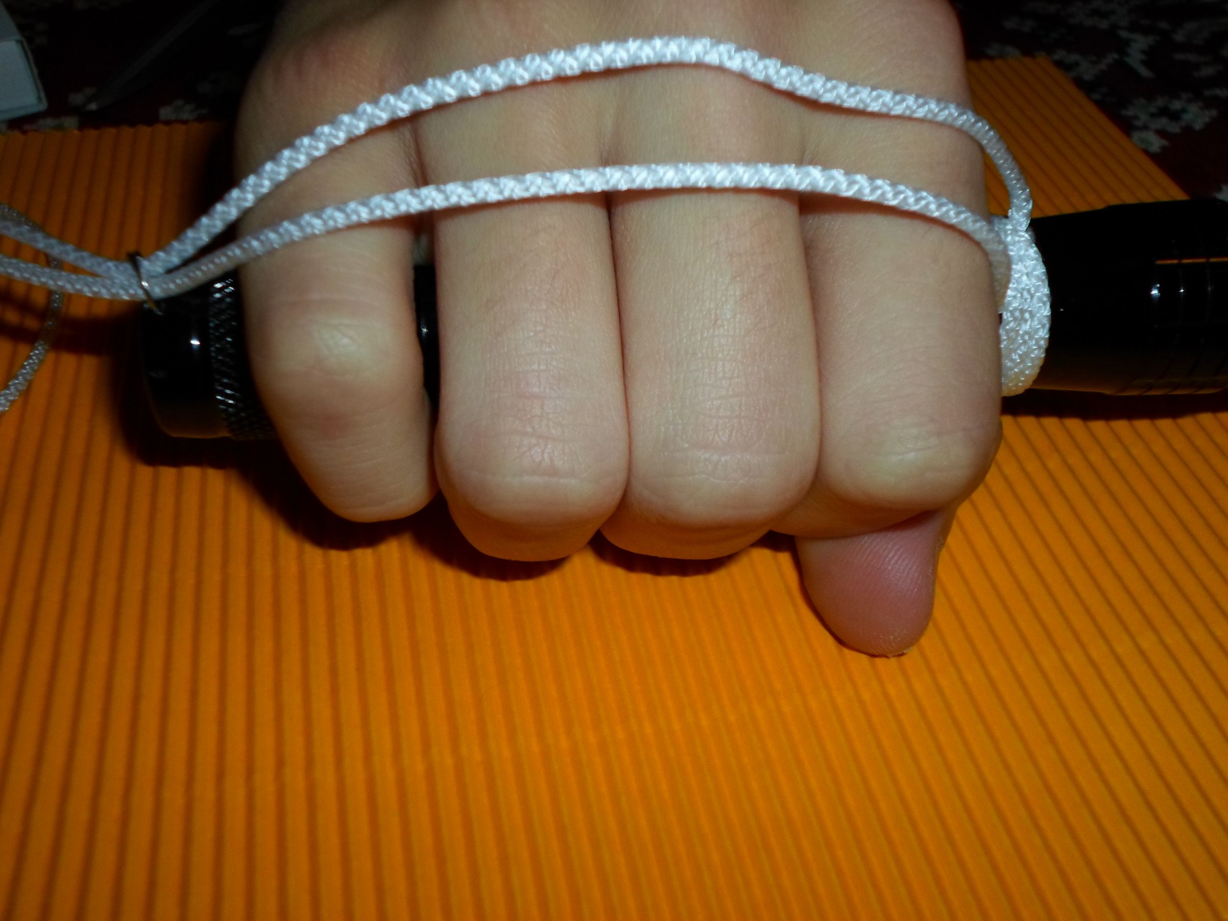 Flashlight Paracord Strap - Instructables