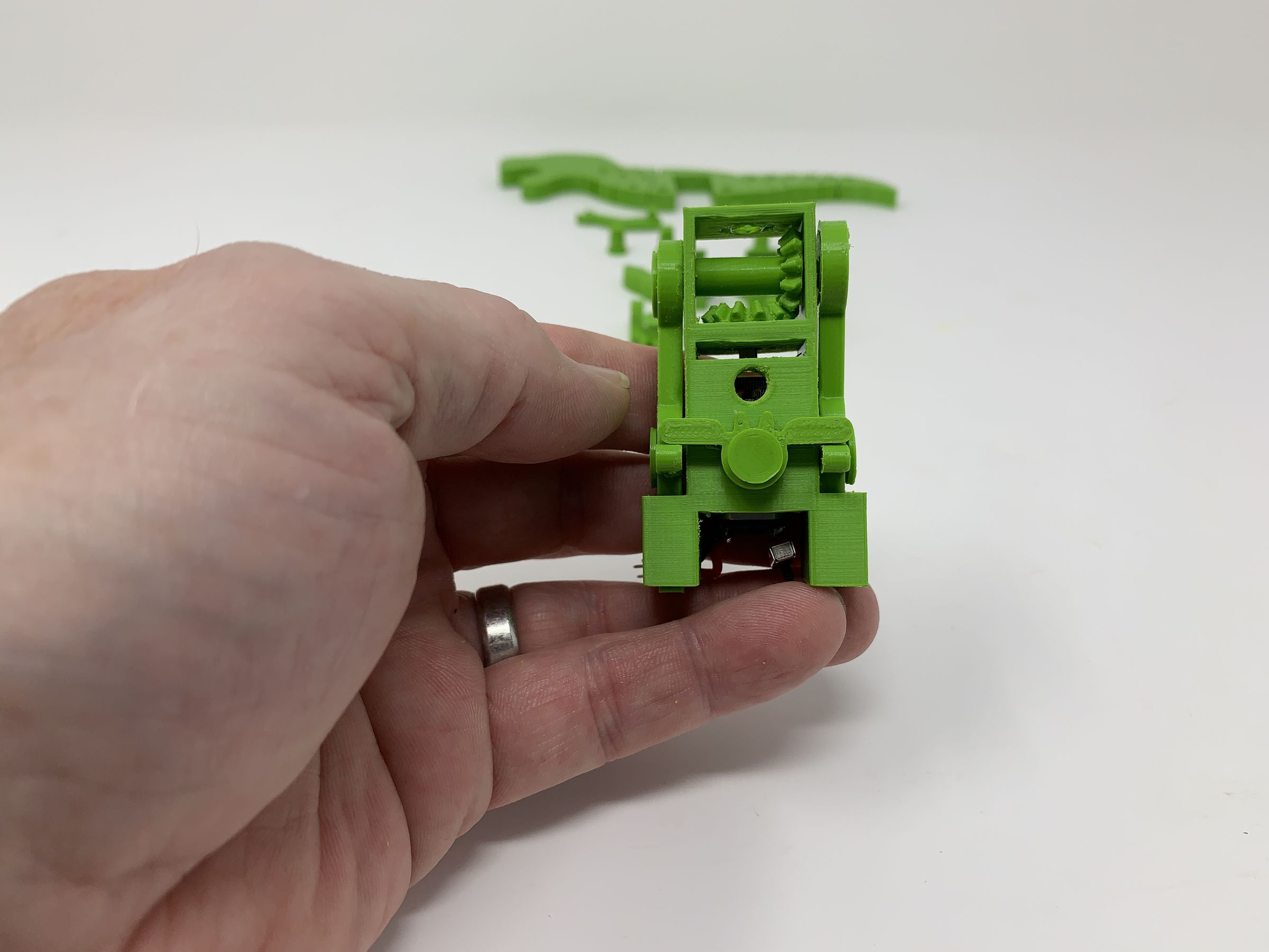 Motorized, Articulated T Rex(ish) Pin Walker : 7 Steps (with Pictures) - Instructables