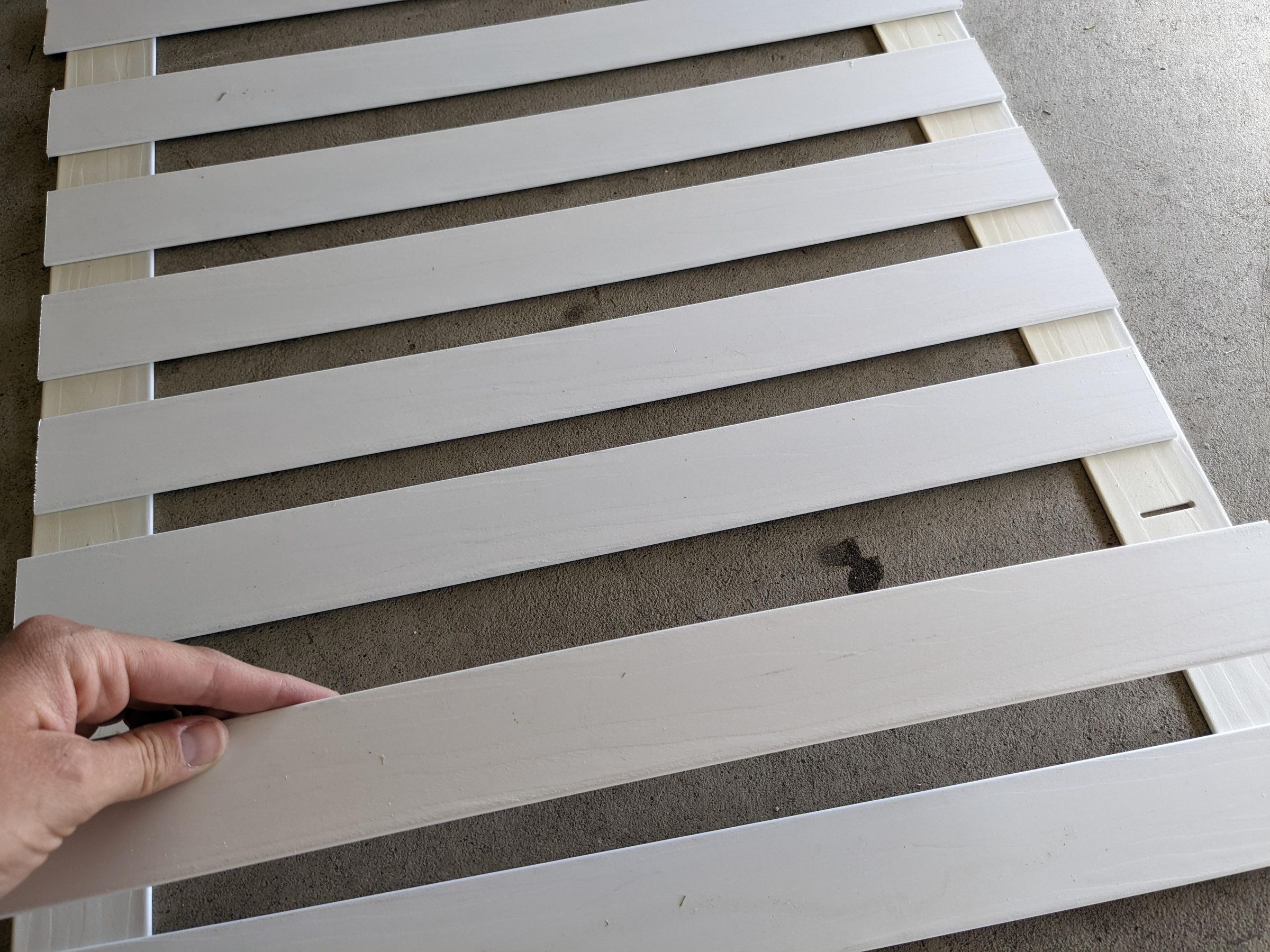 Repurpose Vinyl Blinds Into Modern Slatted Planter Wall : 12 Steps ...