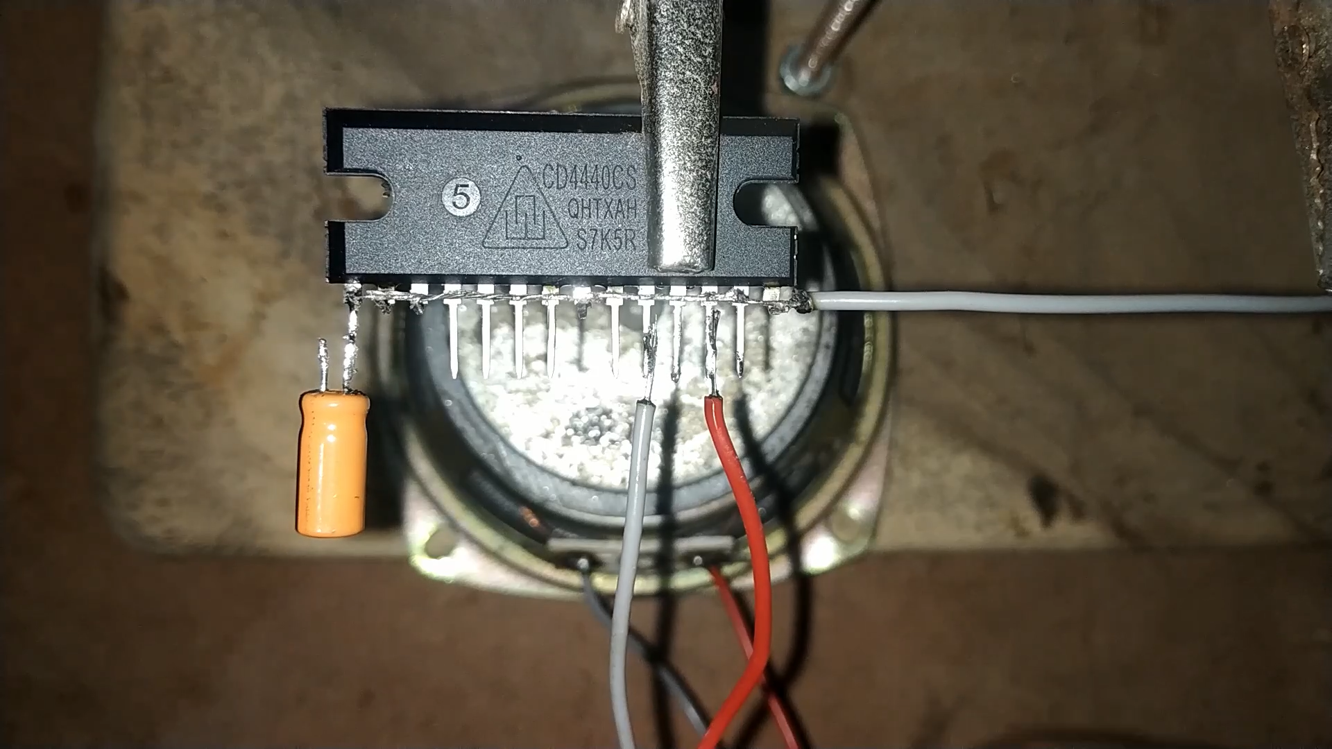 How to Make a Simple Powerful Audio Amplifier With 4440 IC : 11 Steps ...