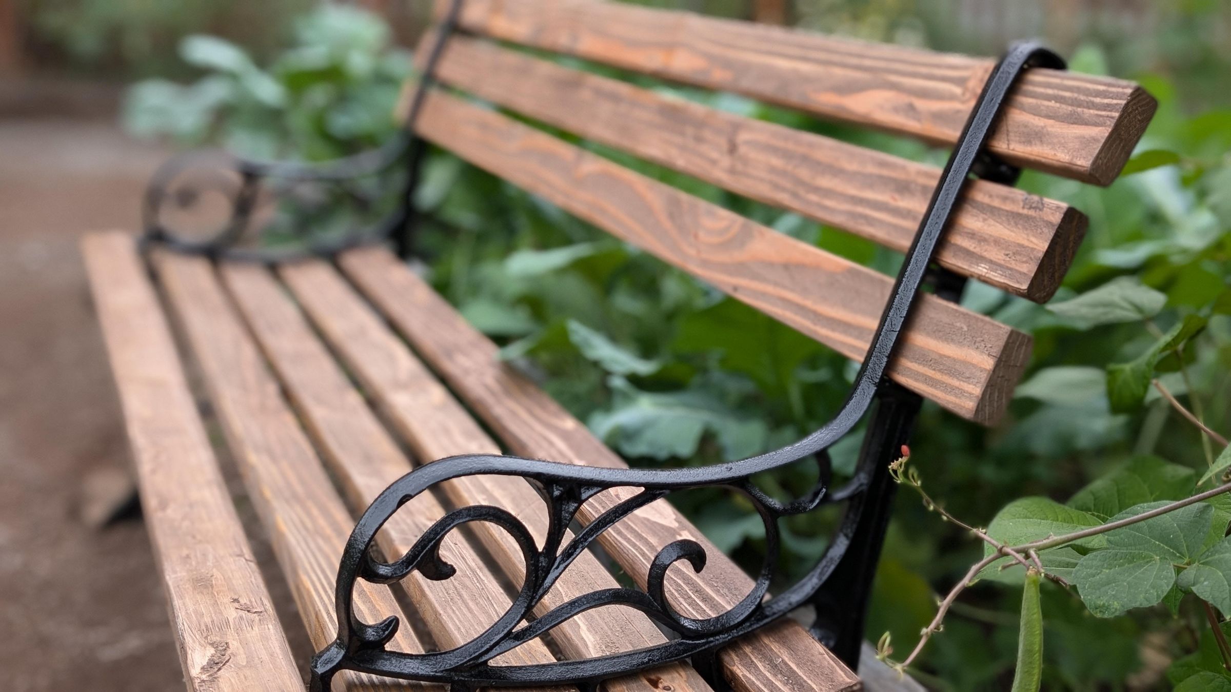 Bring New Life to an Old Garden Bench – DIY Step-by-Step Restoration ...