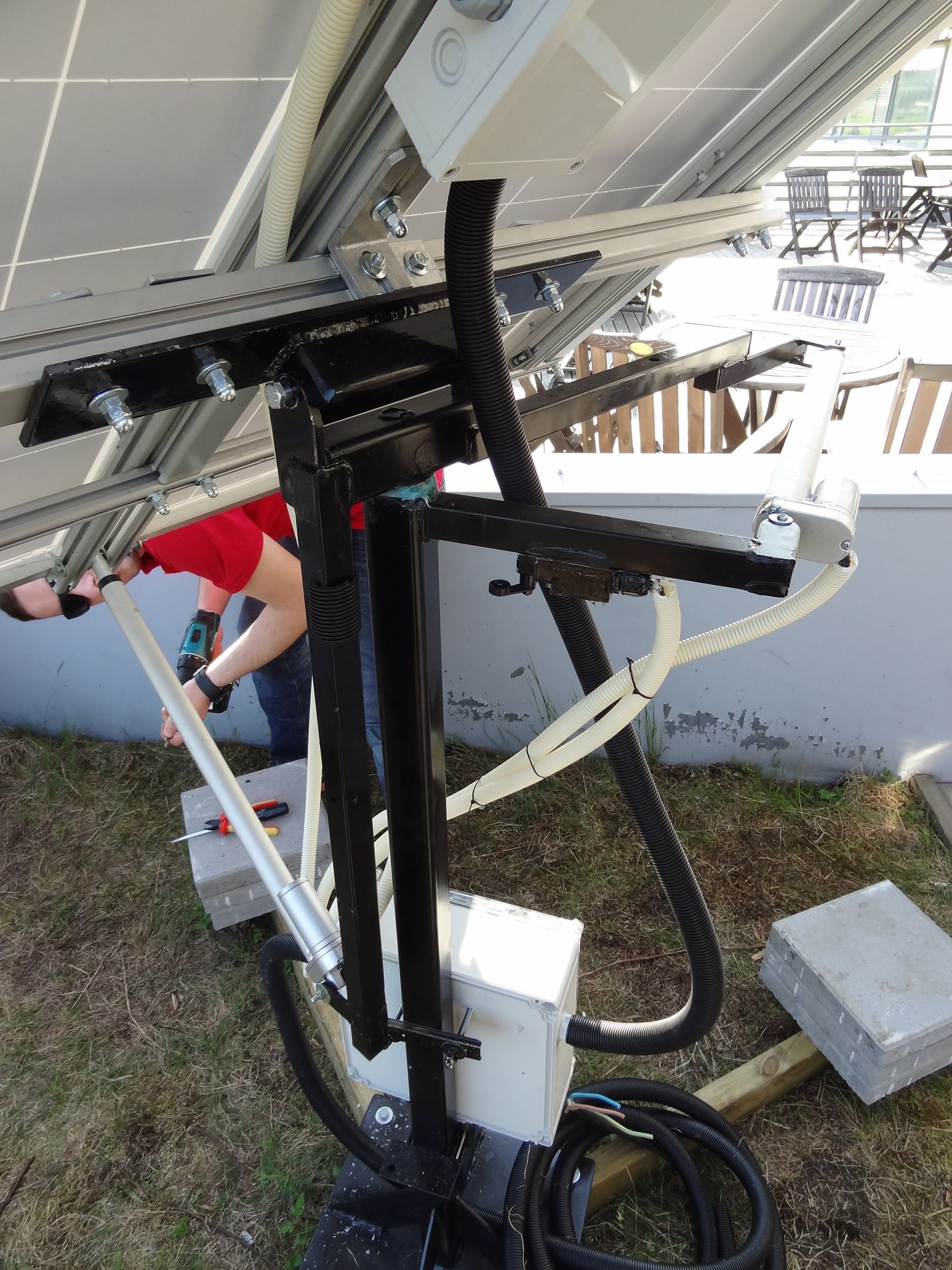 Dual Axis Solar Tracker With Online Energy Monitor : 11 Steps (with ...