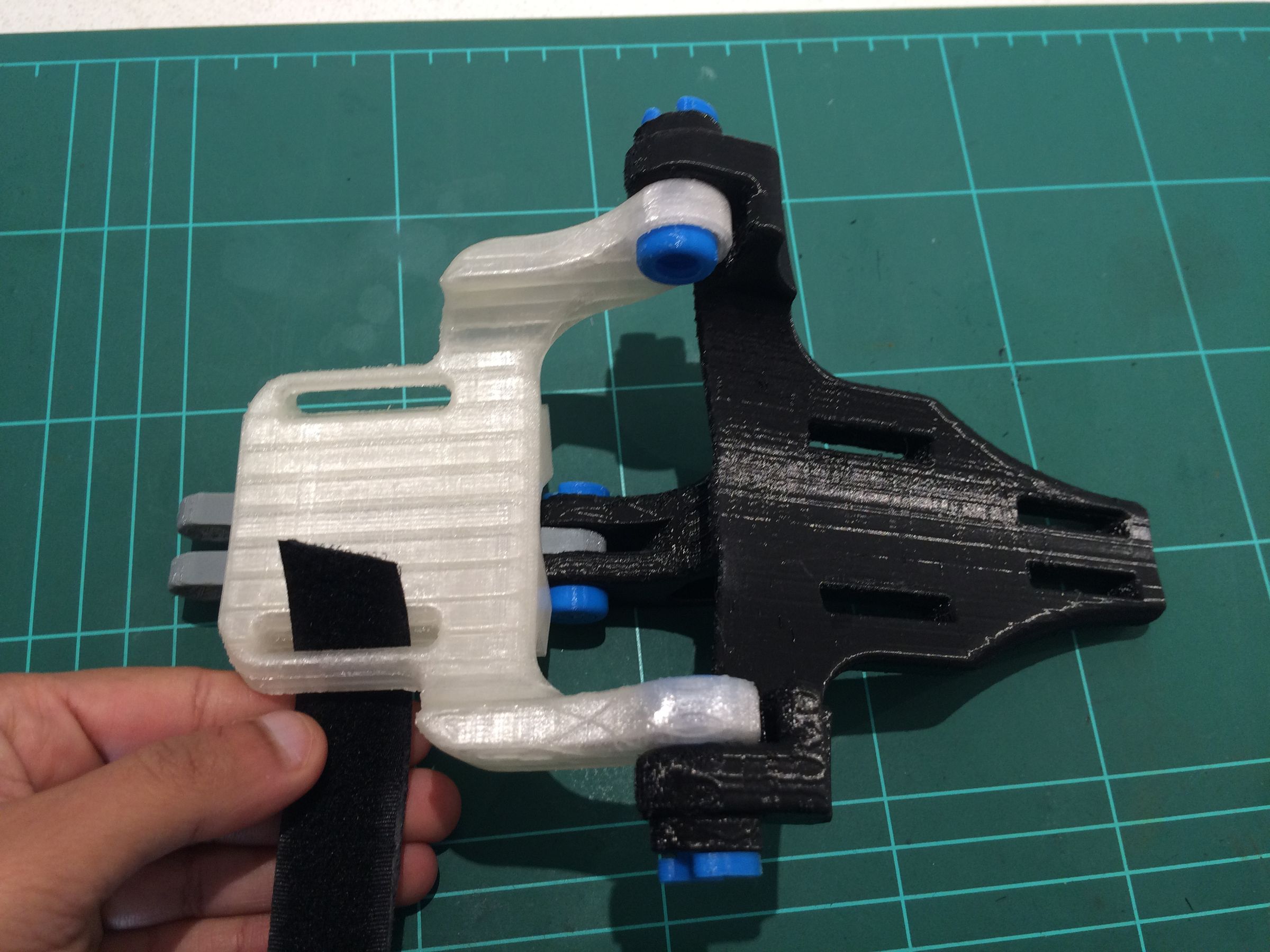 Black Ram Hand (Robotic/Prosthetic Hybrid) : 8 Steps (with Pictures ...