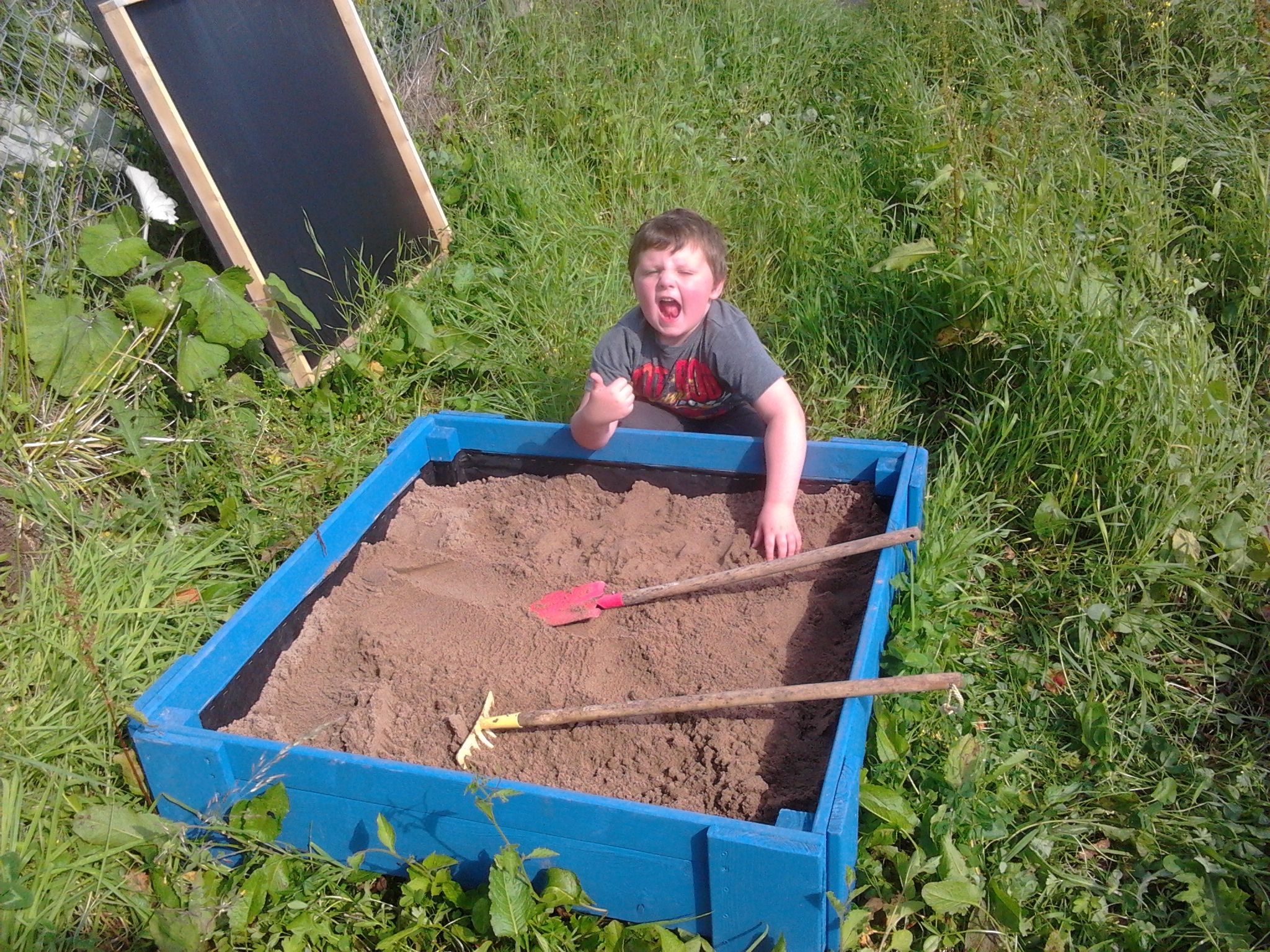 Raised Sand Box With Lid Made From Treated Fence Boards. (with Pictures ...