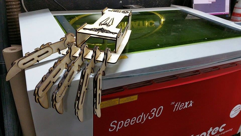 Laser-cut Mechanical Claw : 6 Steps (with Pictures) - Instructables