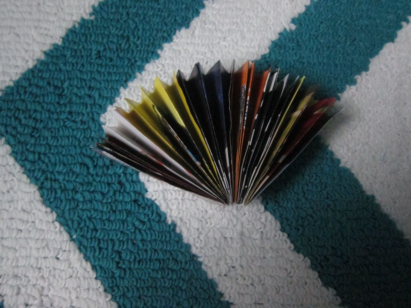 DIY Magazine Wall Decor :) : 5 Steps - Instructables
