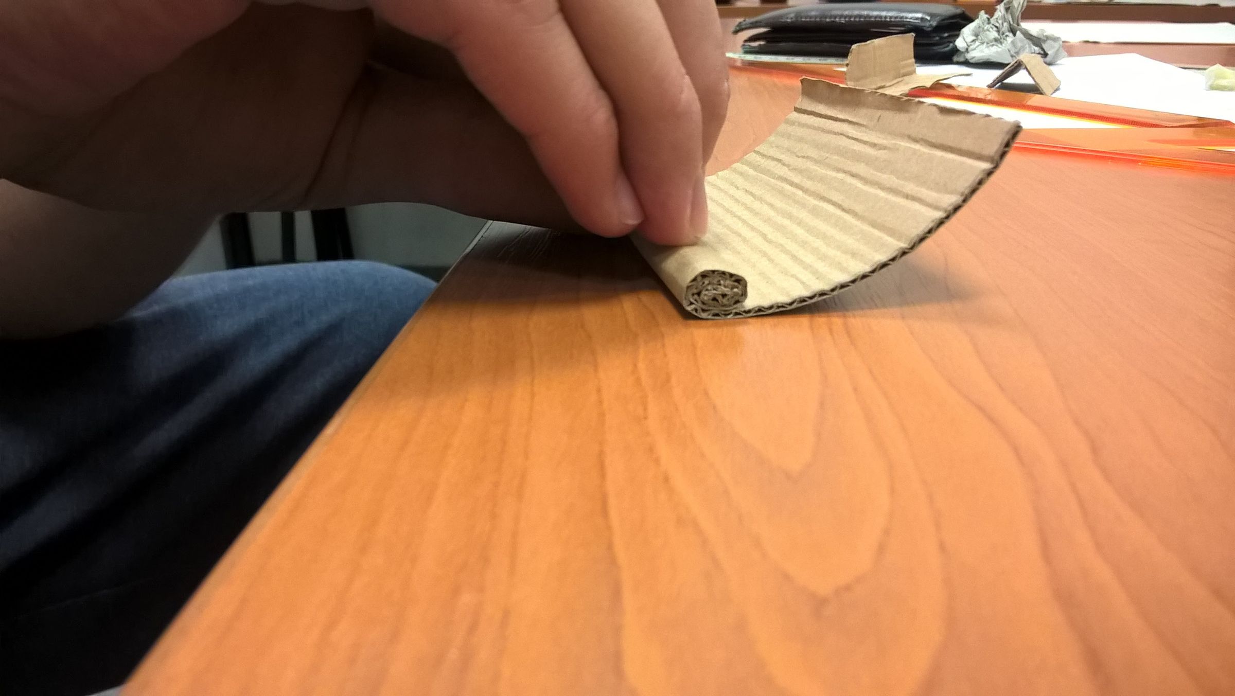 Cardboard Laptop Desk : 9 Steps (with Pictures) - Instructables