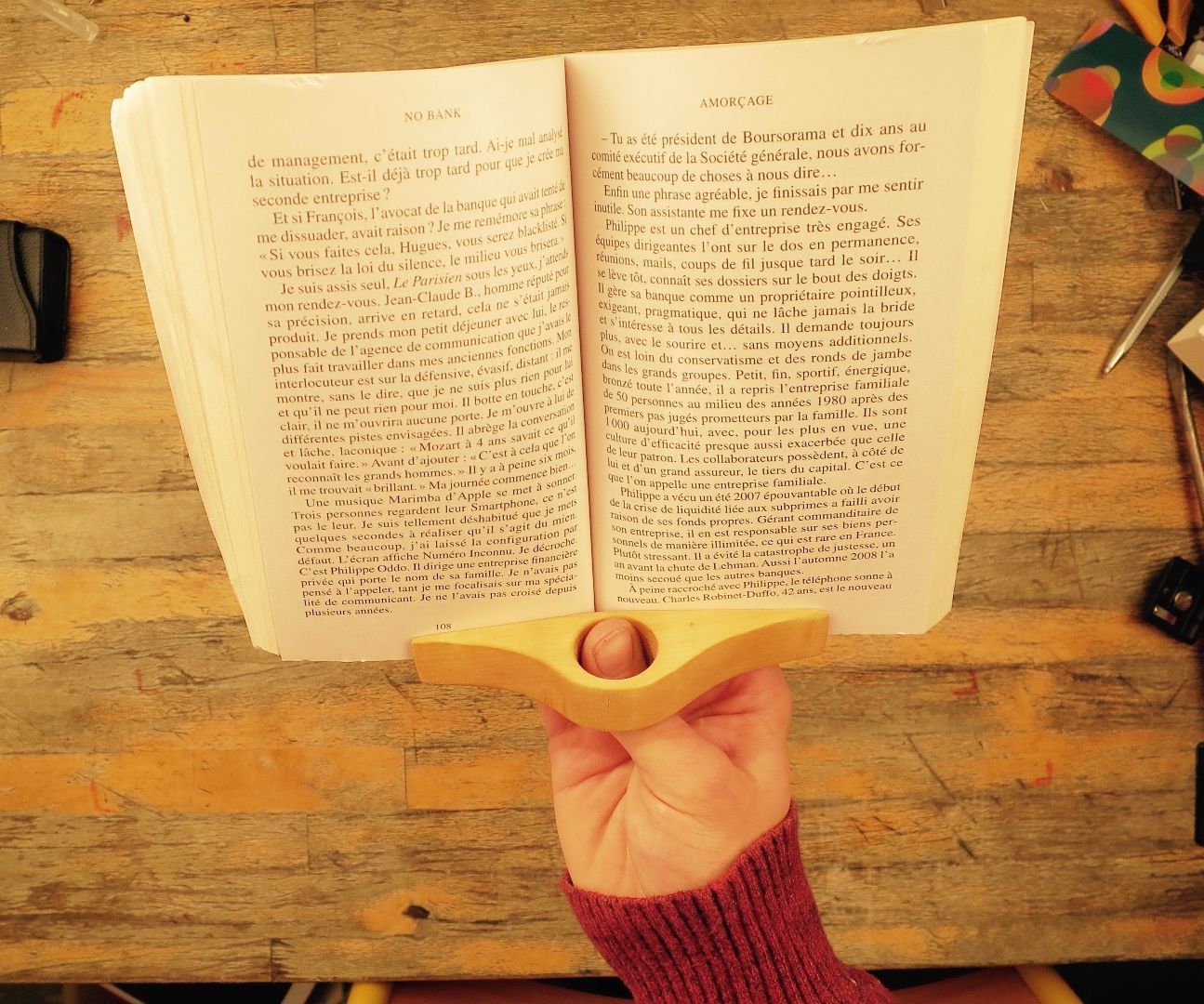 Reading by One Hand - Instructables