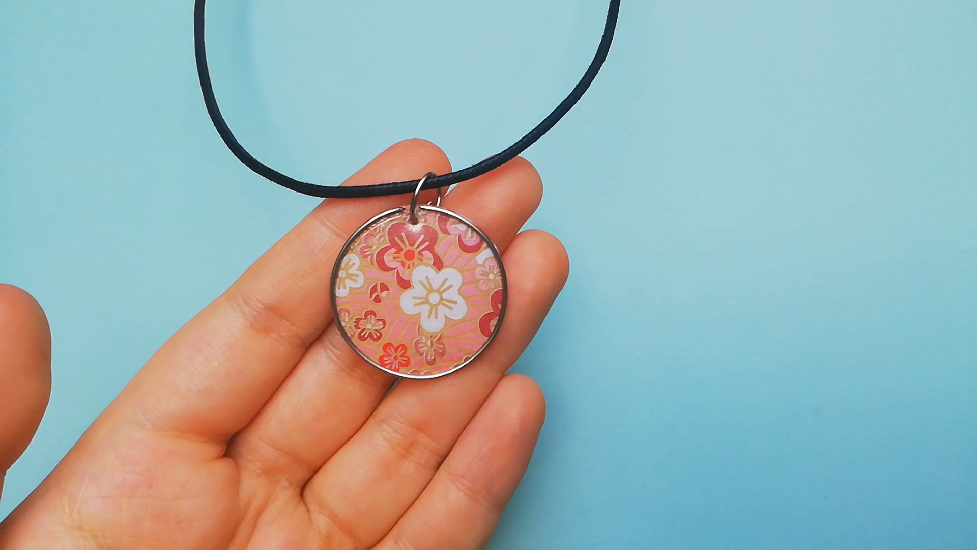 Easy Wire and Tape Pendants : 7 Steps (with Pictures) - Instructables
