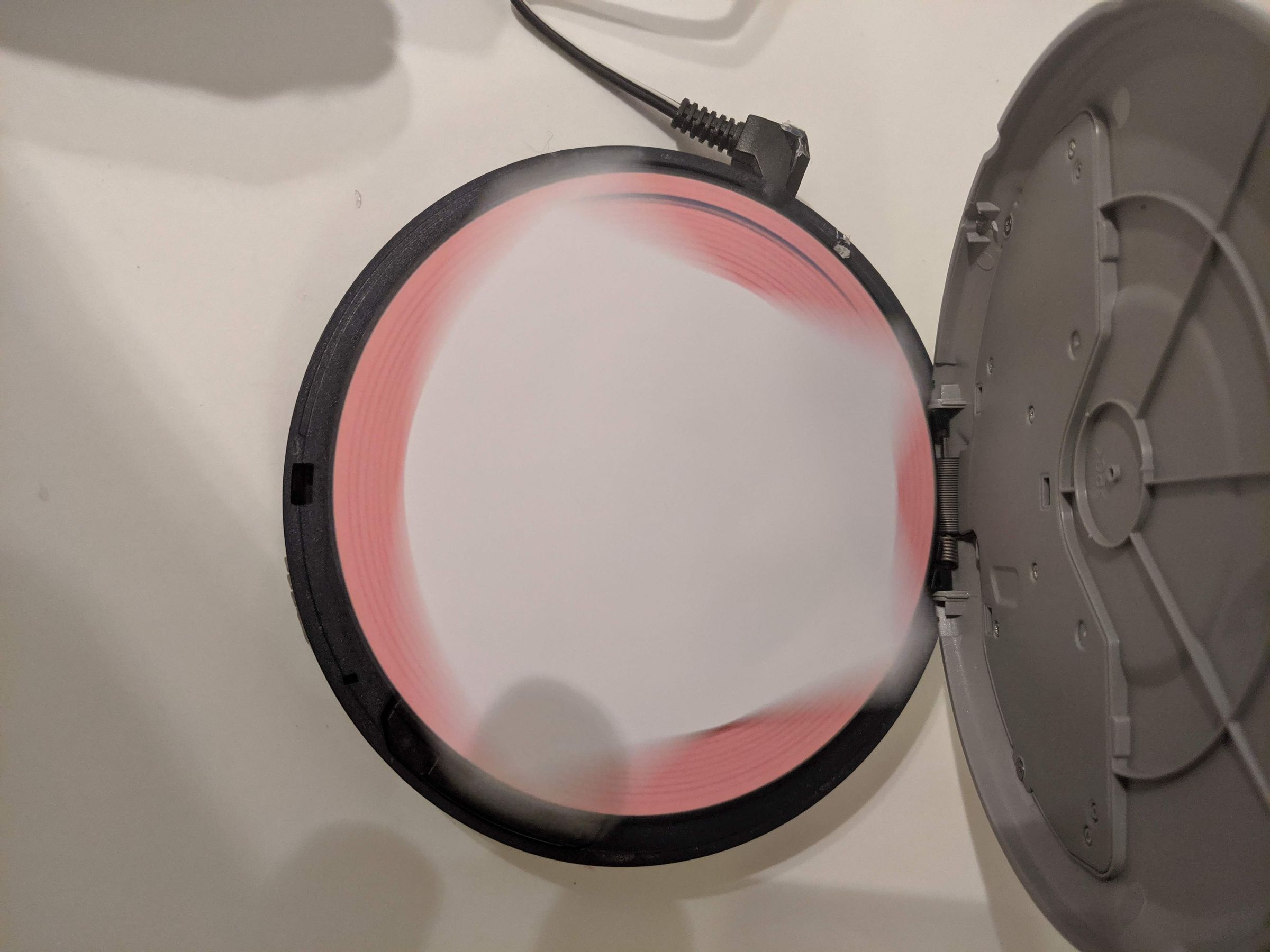 Spin Art - Discman Upcycle : 6 Steps - Instructables