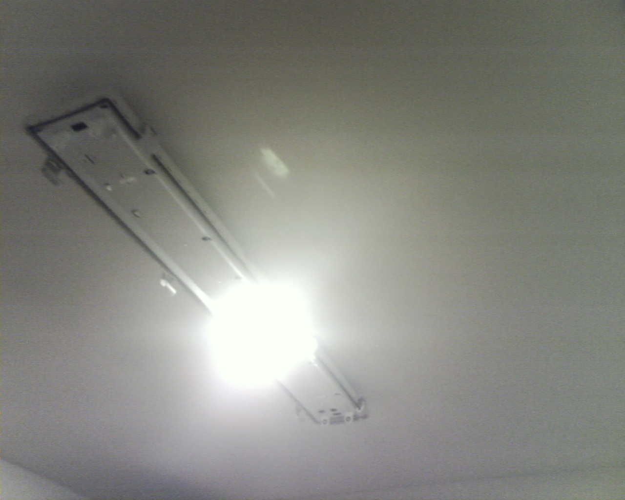 Mod Light Fixture to Low Watt PL : 16 Steps - Instructables