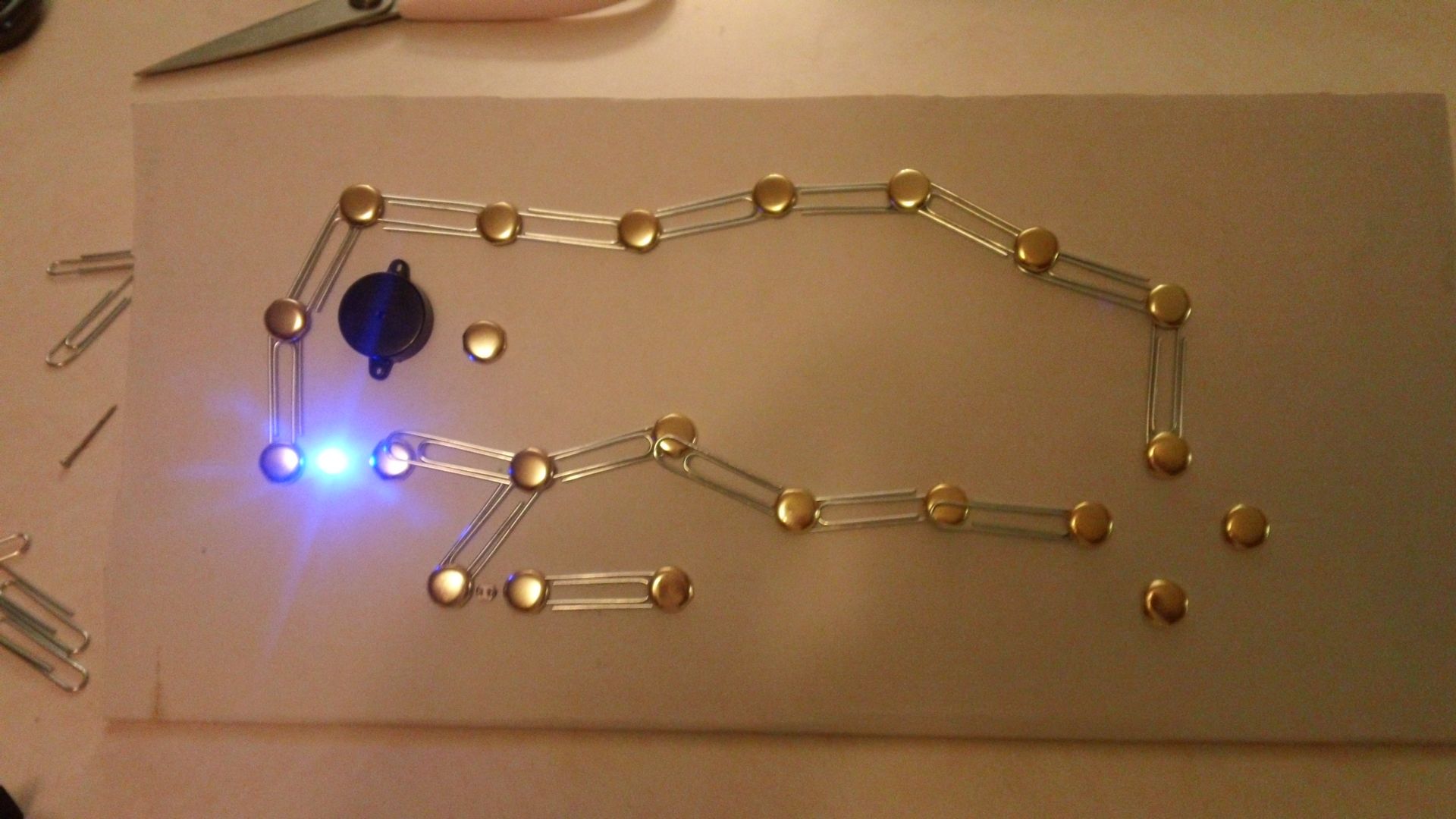 Build a Simple Circuit From a Pizza Box (No Soldering) : 8 Steps (with ...
