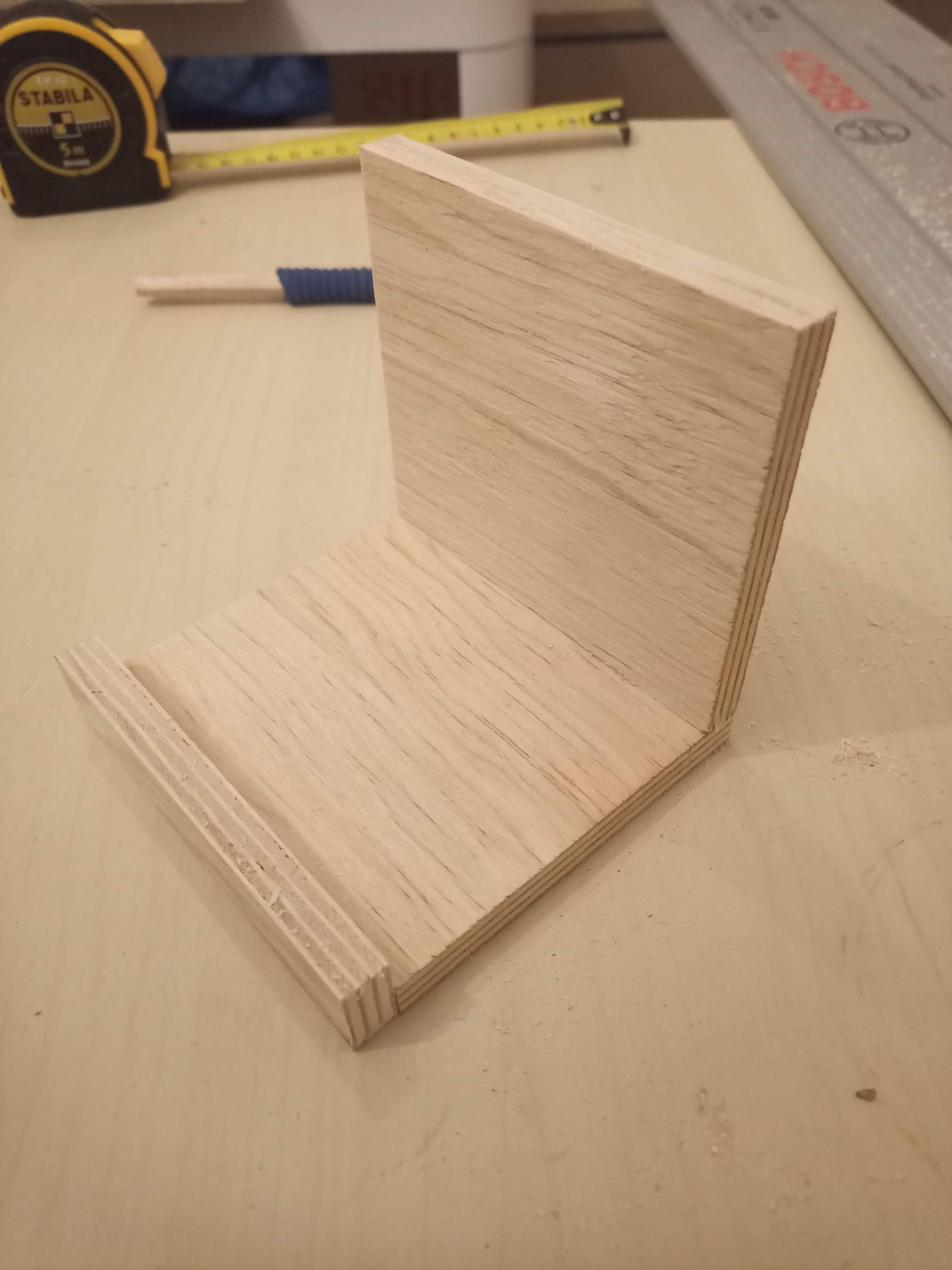 Simple E-Reader, Tablet or Phone Stand : 8 Steps (with Pictures ...