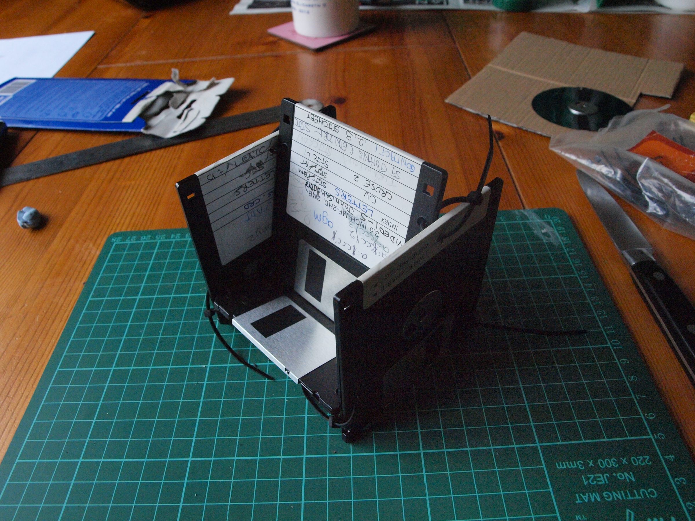 Floppy Disk Phone Dock : 6 Steps - Instructables