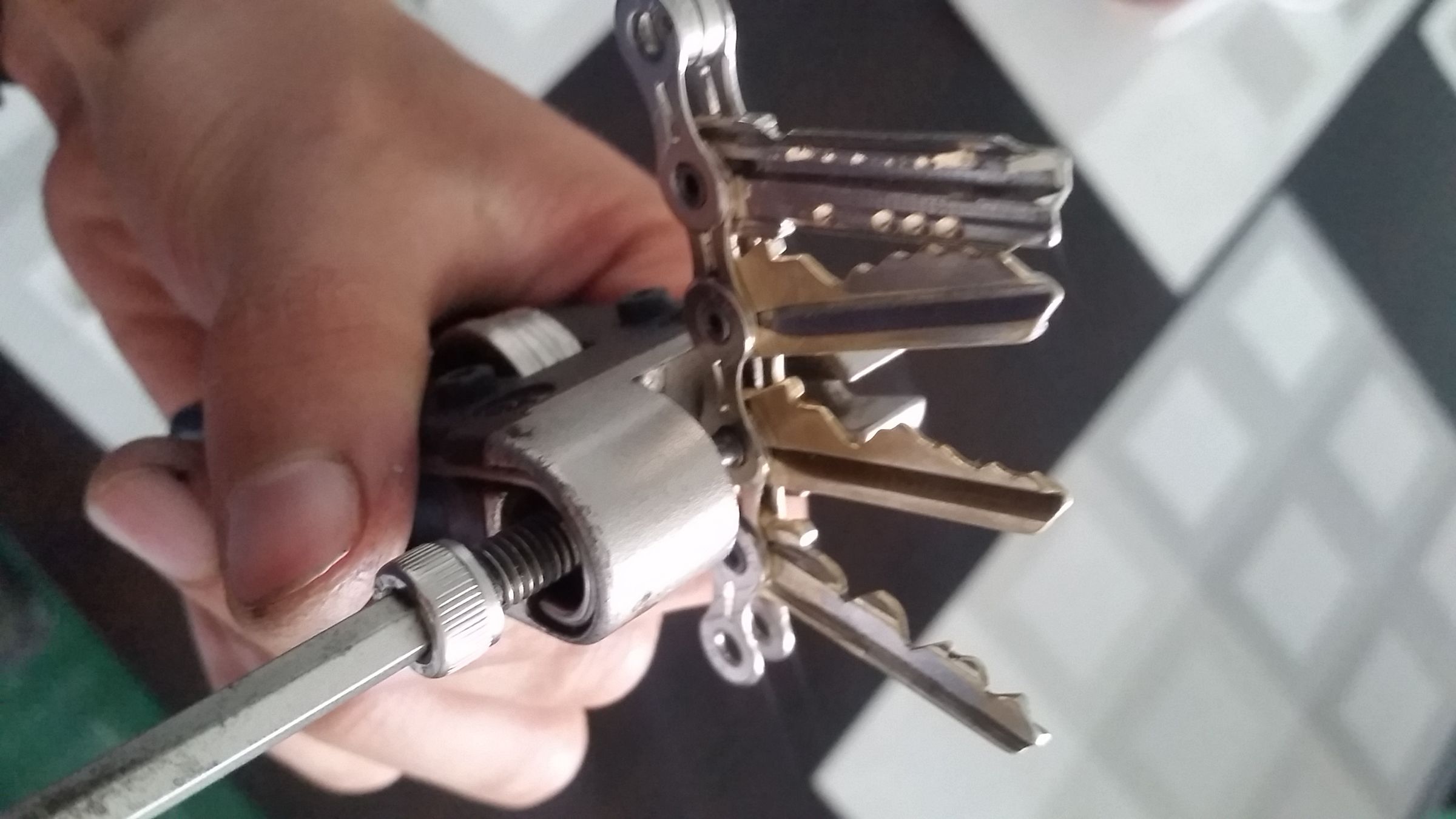 Amazing Keychain (with a Bike Chain) : 10 Steps (with Pictures ...
