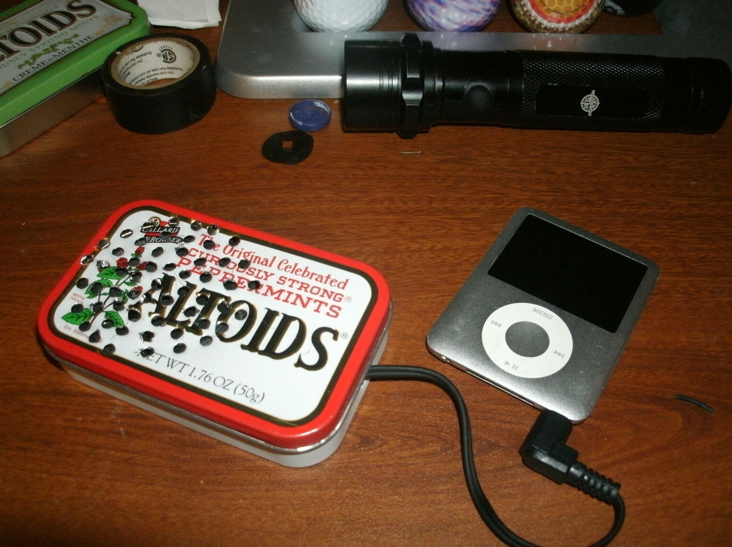 Portable Ipod Speaker With LEDS!!! : 9 Steps - Instructables