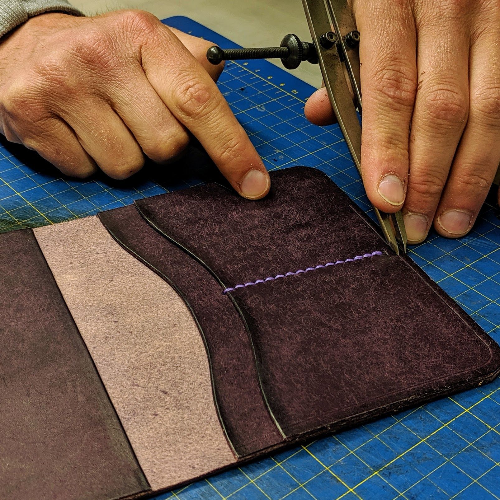Make a Leather Passport Wallet : 11 Steps (with Pictures) - Instructables