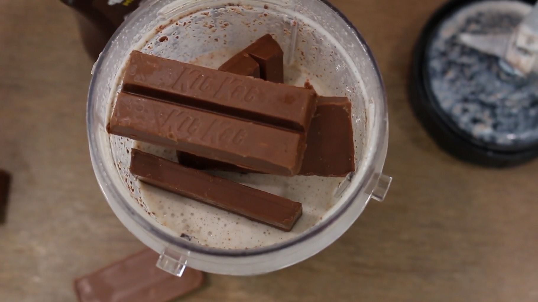 Kit Kat Milkshake Chocolate/Vanilla : 8 Steps (with Pictures ...
