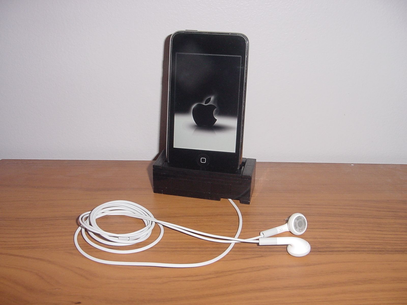LEGO IPod Touch Dock. : 4 Steps - Instructables