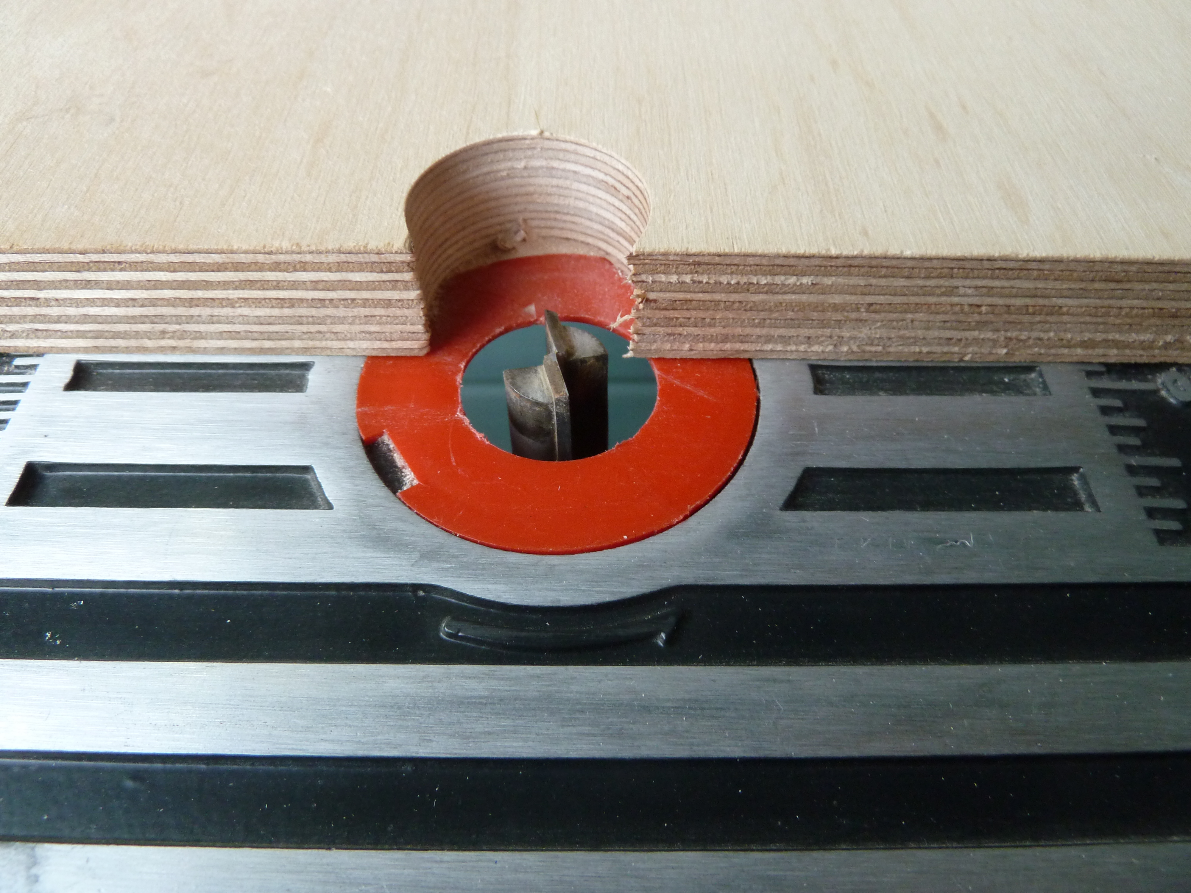 Make a Portable Workstation : 14 Steps (with Pictures) - Instructables