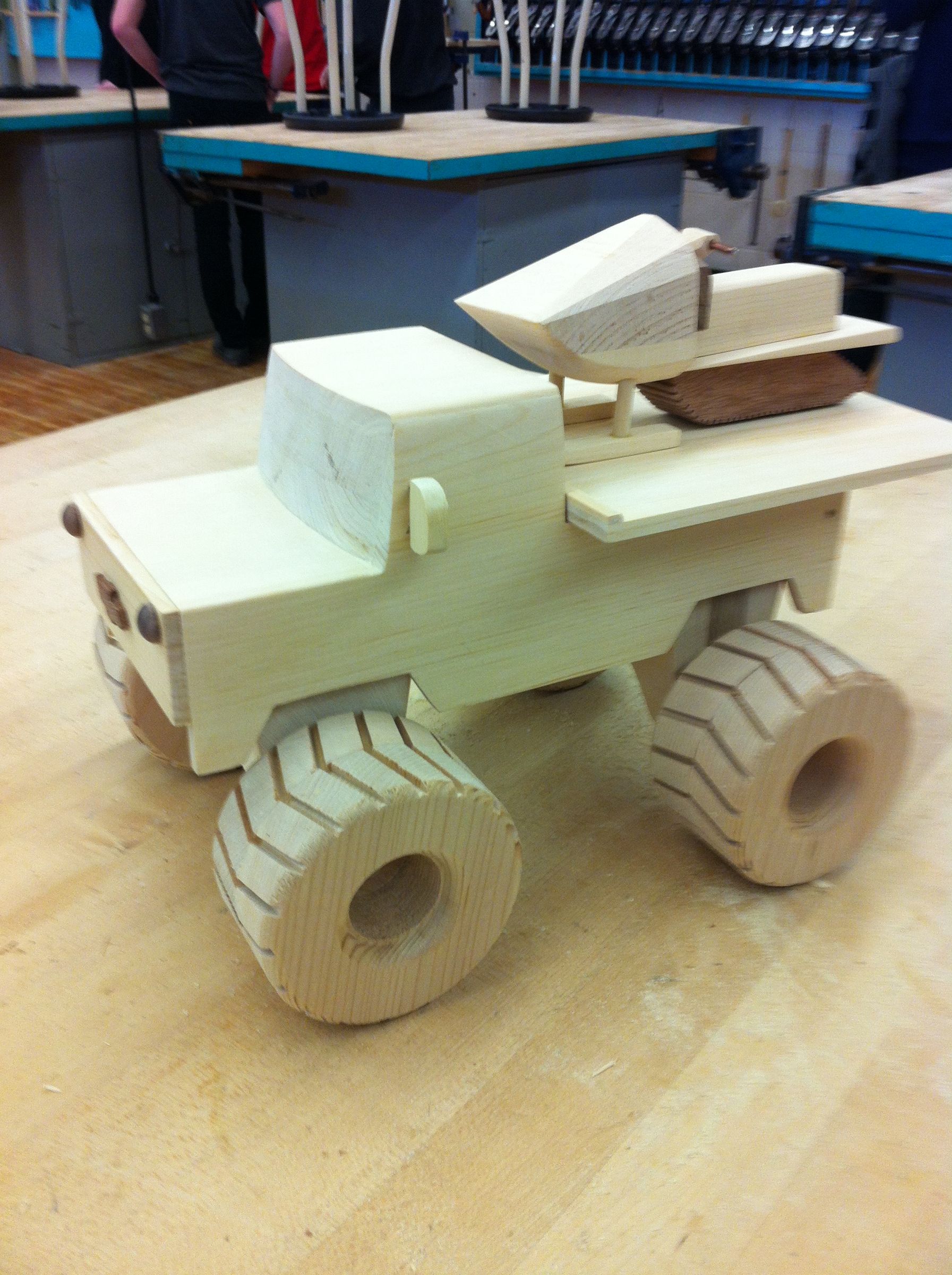 Monster Truck : 4 Steps (with Pictures) - Instructables