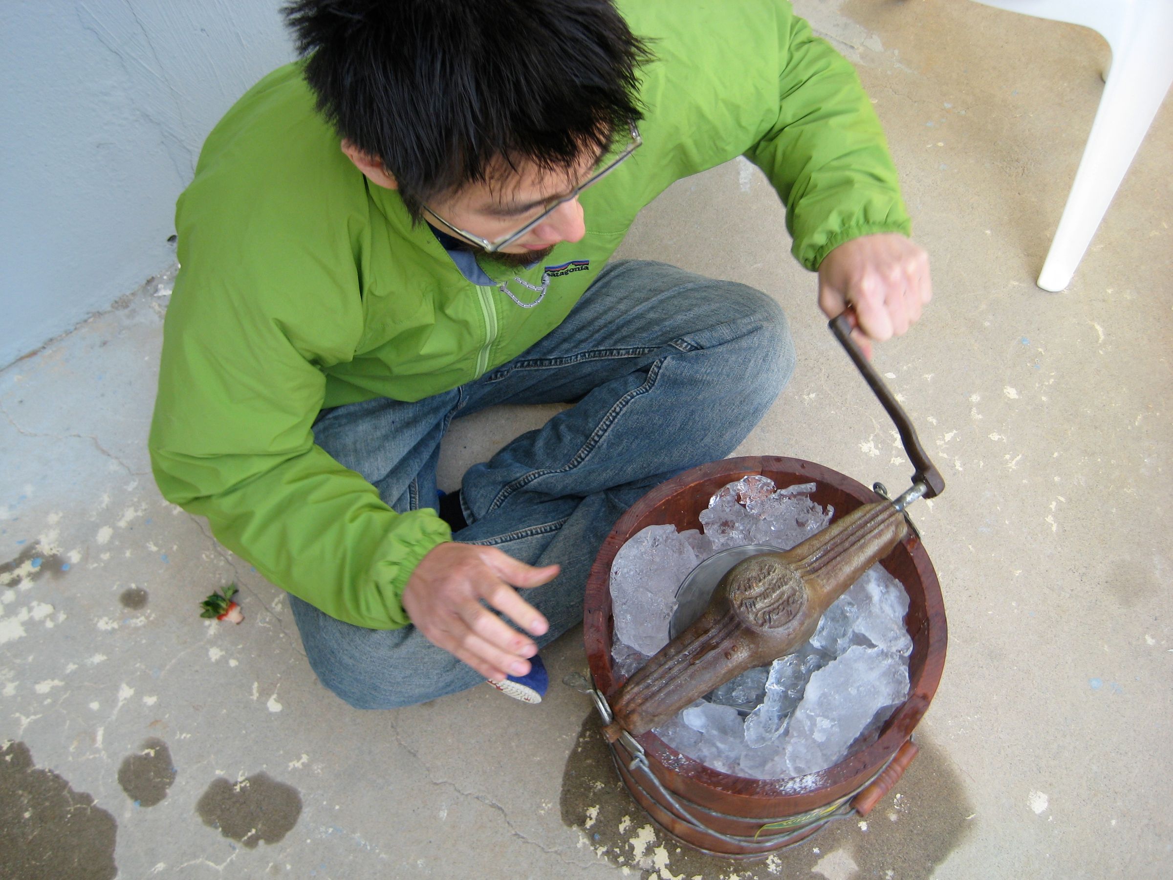 Hand-Crank Ice Cream for Cranks : 5 Steps (with Pictures) - Instructables