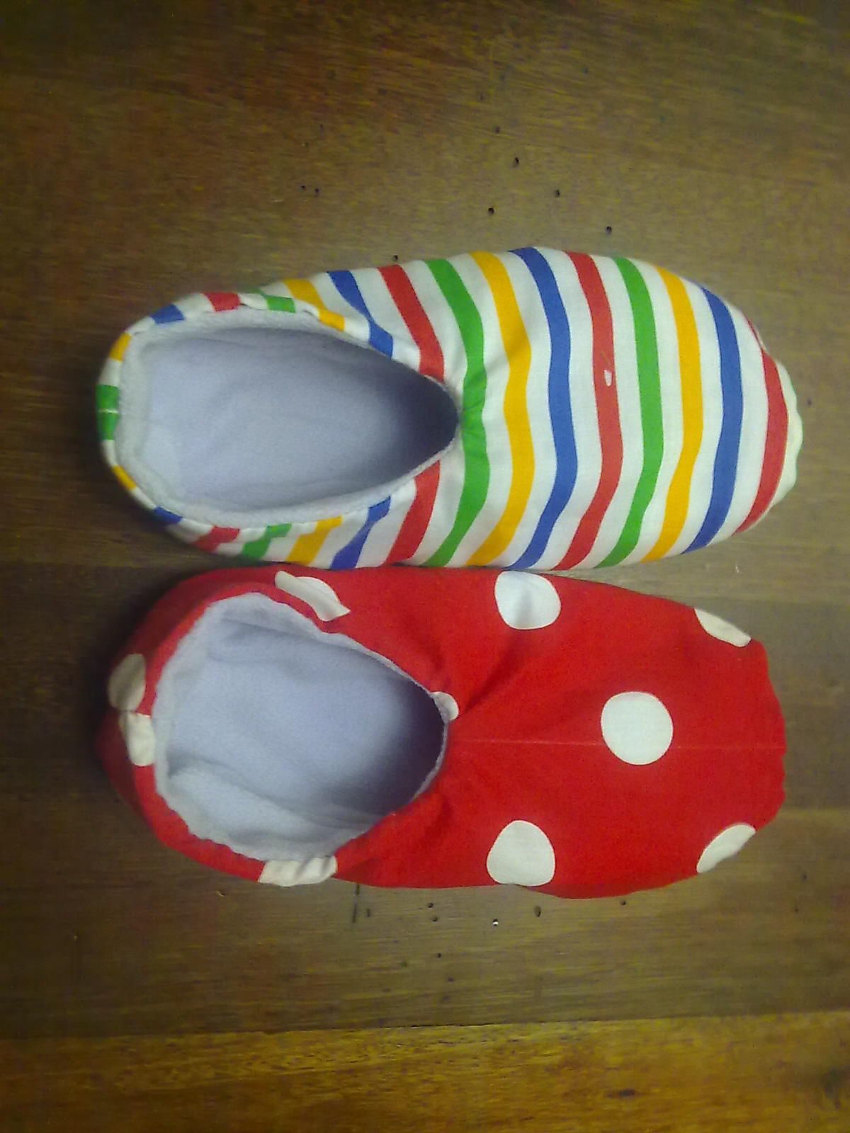 Reversible Soft Slipper Shoes : 7 Steps (with Pictures) - Instructables