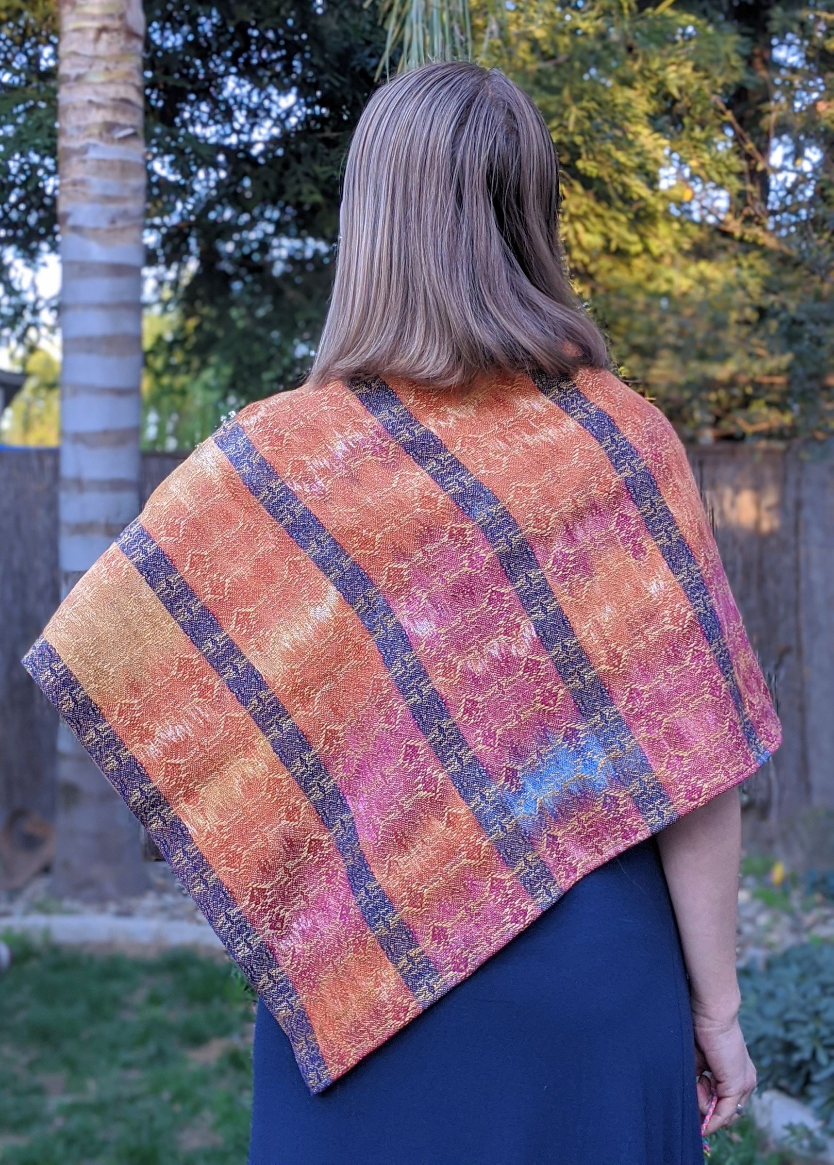 Quick and Beautiful Poncho : 7 Steps (with Pictures) - Instructables