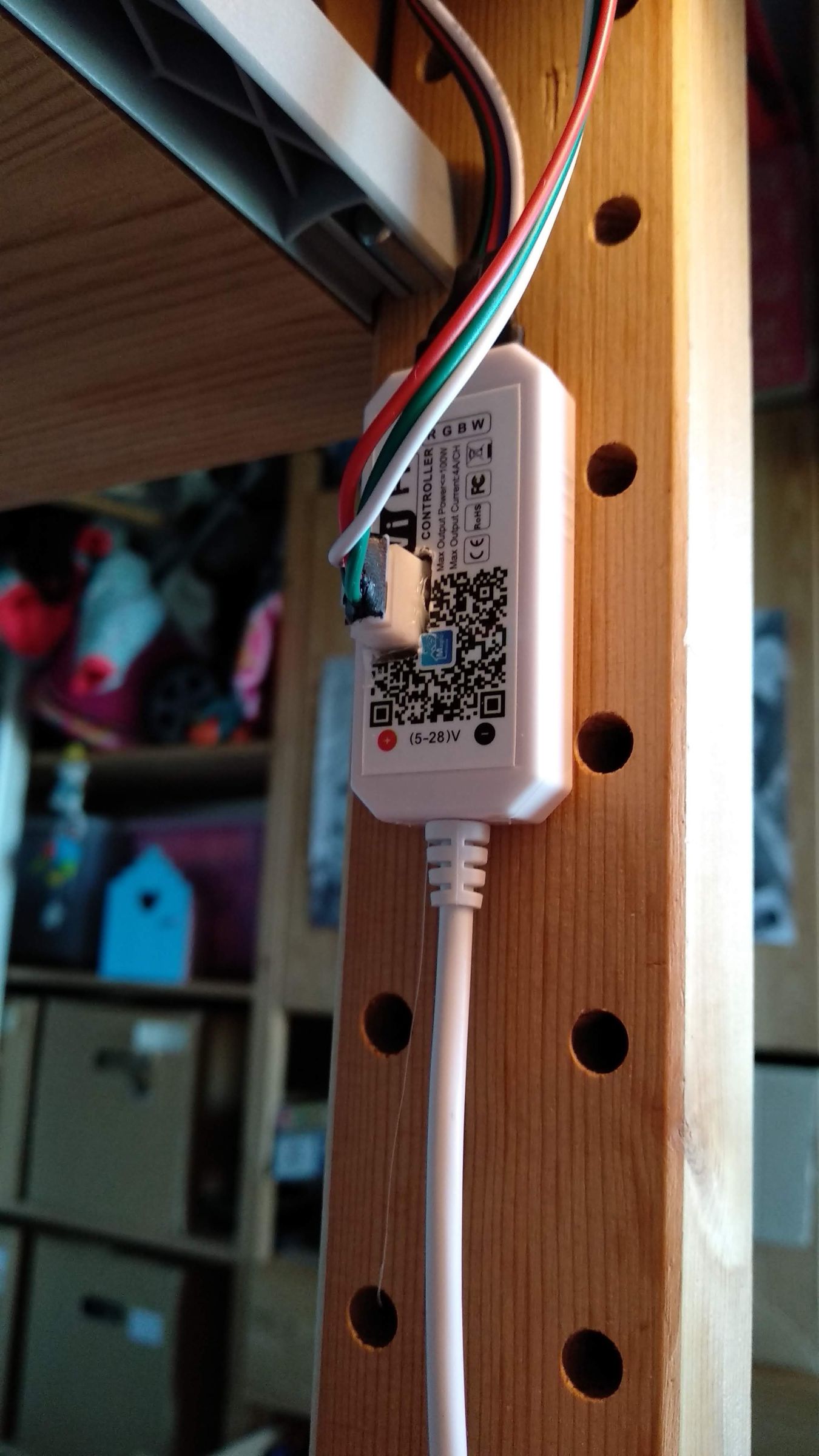 Modified RGBW LED Strip Controller, PIR Controlled, ESP8285 : 3 Steps ...