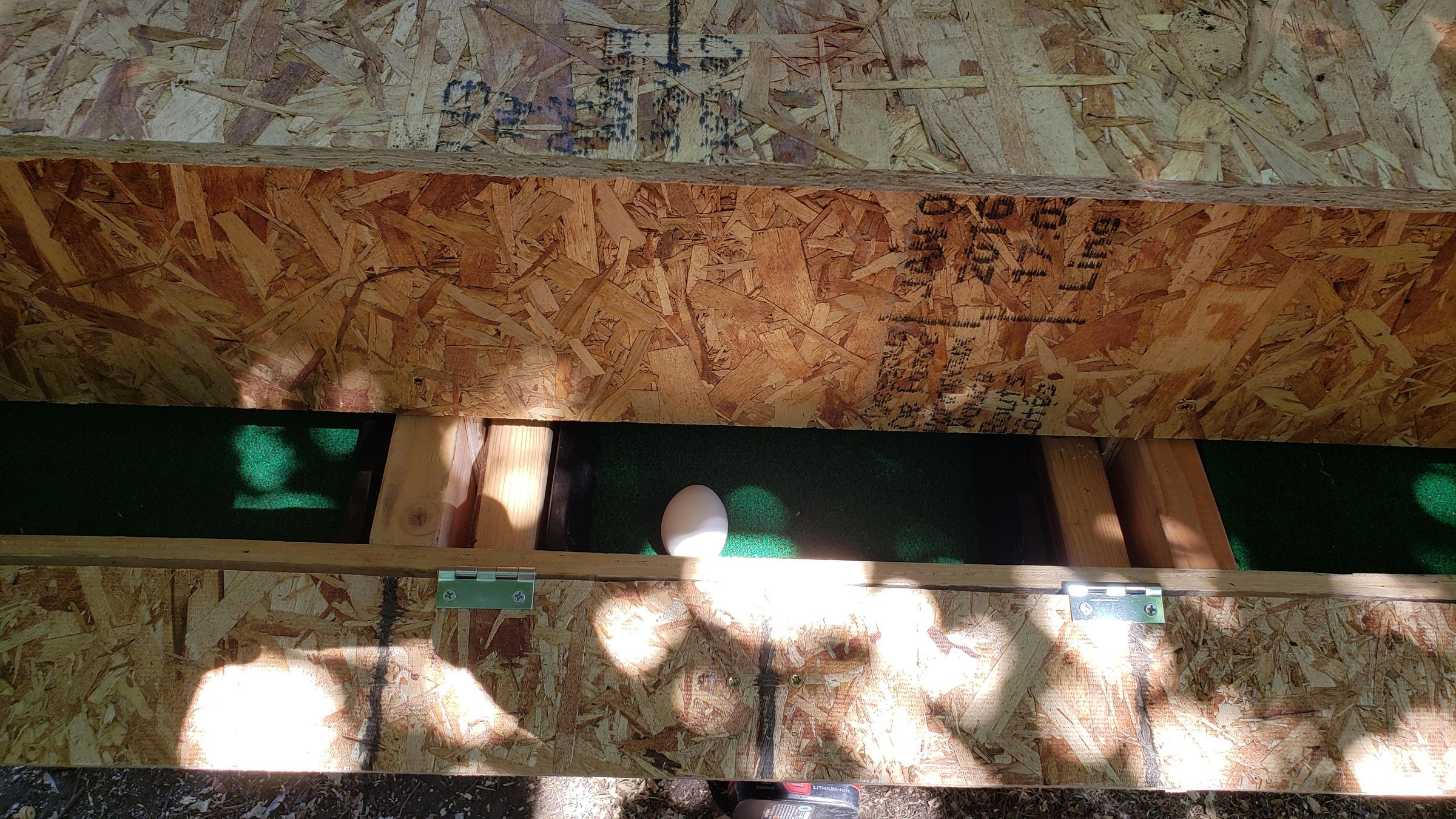 Easy Egg Collecting Exterior Nesting Box : 5 Steps (with Pictures ...