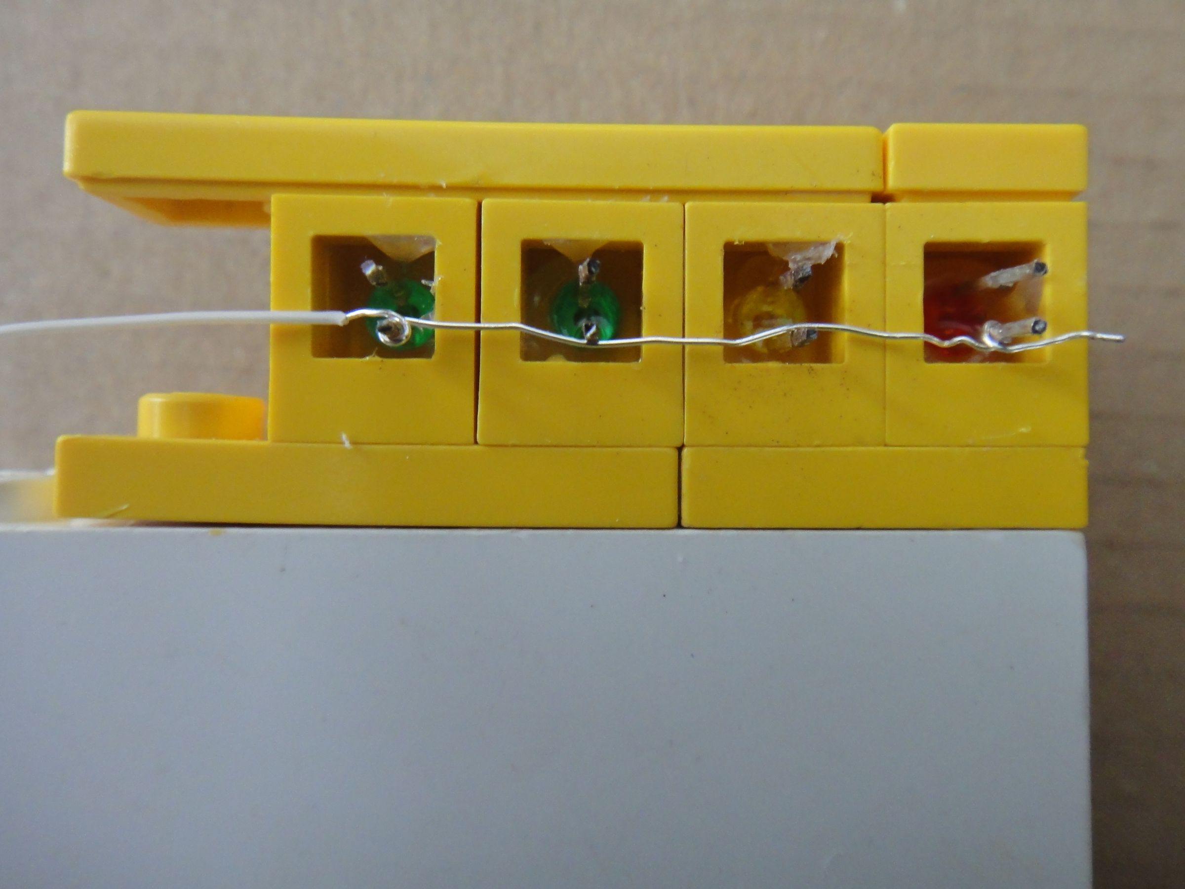 LEGO T-Intersection LED Traffic Light : 27 Steps (with Pictures ...