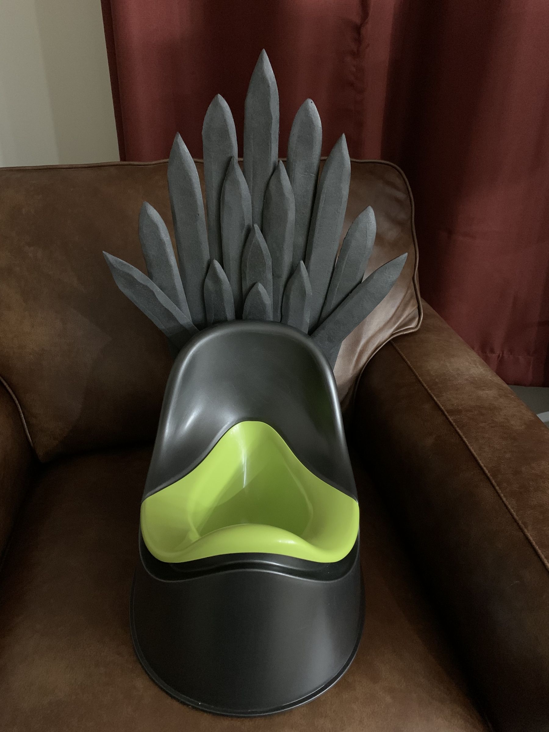 Game of Thrones - Potty Throne : 4 Steps (with Pictures) - Instructables