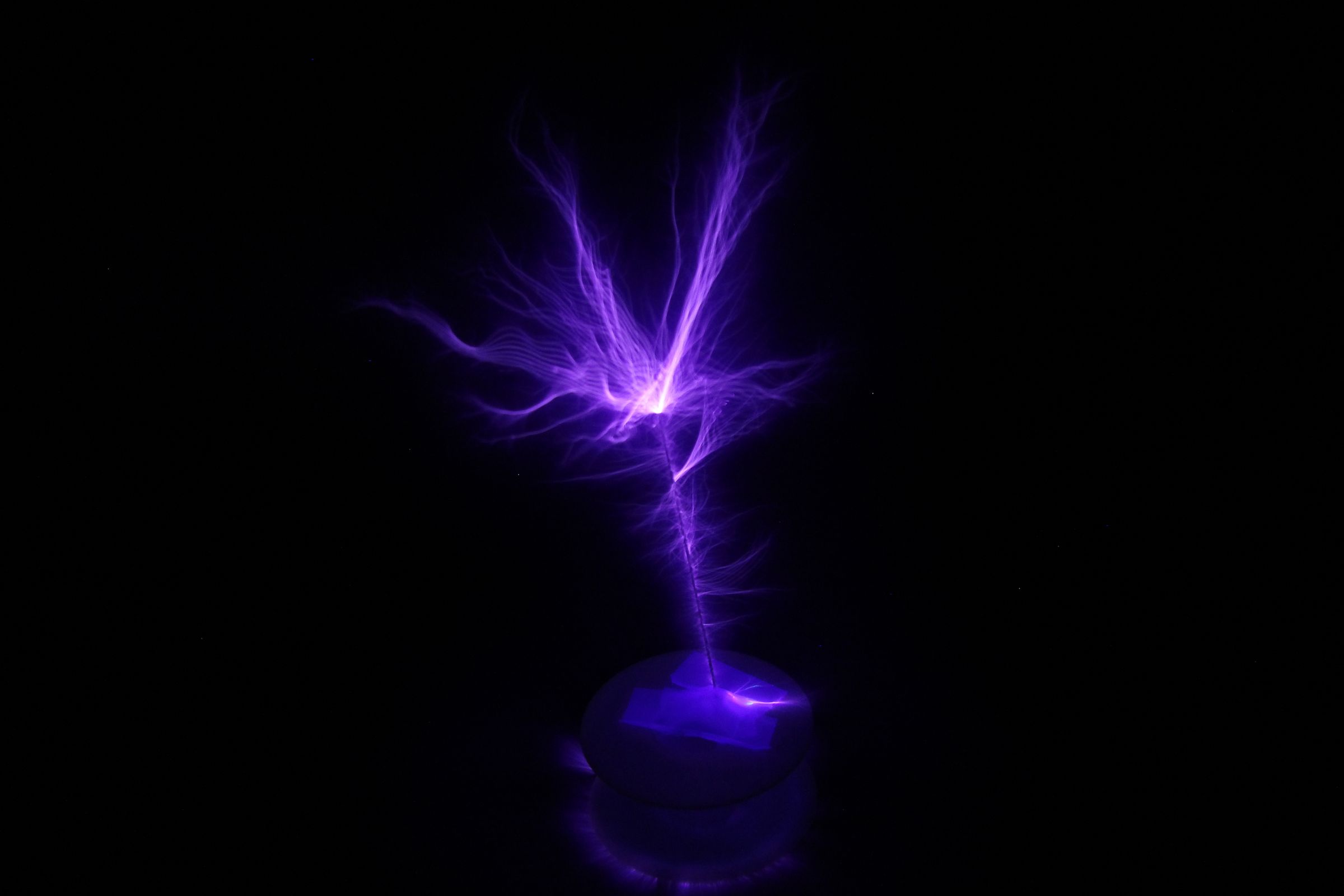 The Lightning Machine: How to Build a Tesla Coil : 12 Steps (with ...