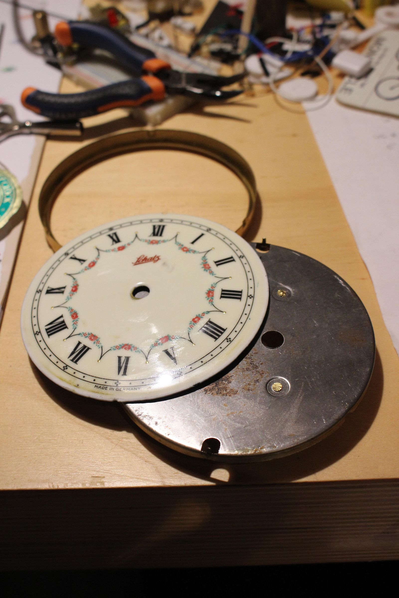 Anniversary Clock : Extreme Yet Simple Makeover : 8 Steps (with ...