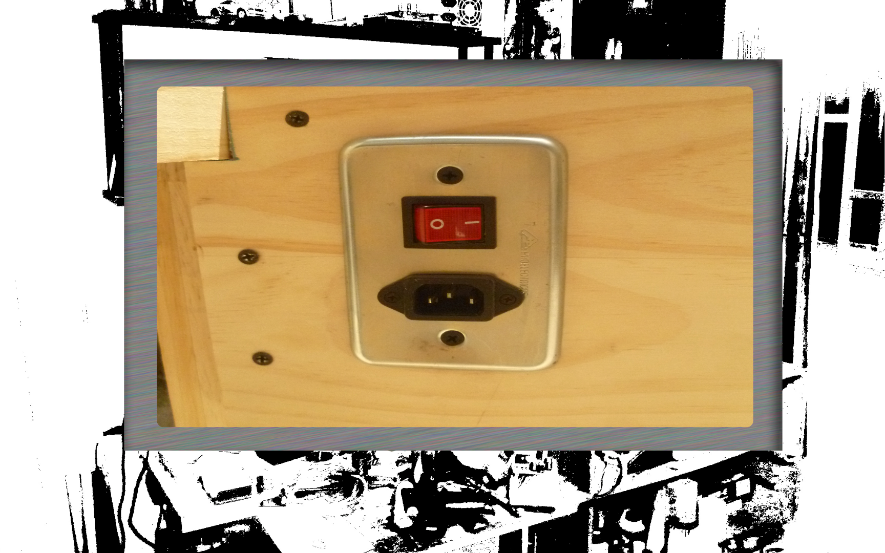 Desktop PC With Electrical Outlets - Instructables