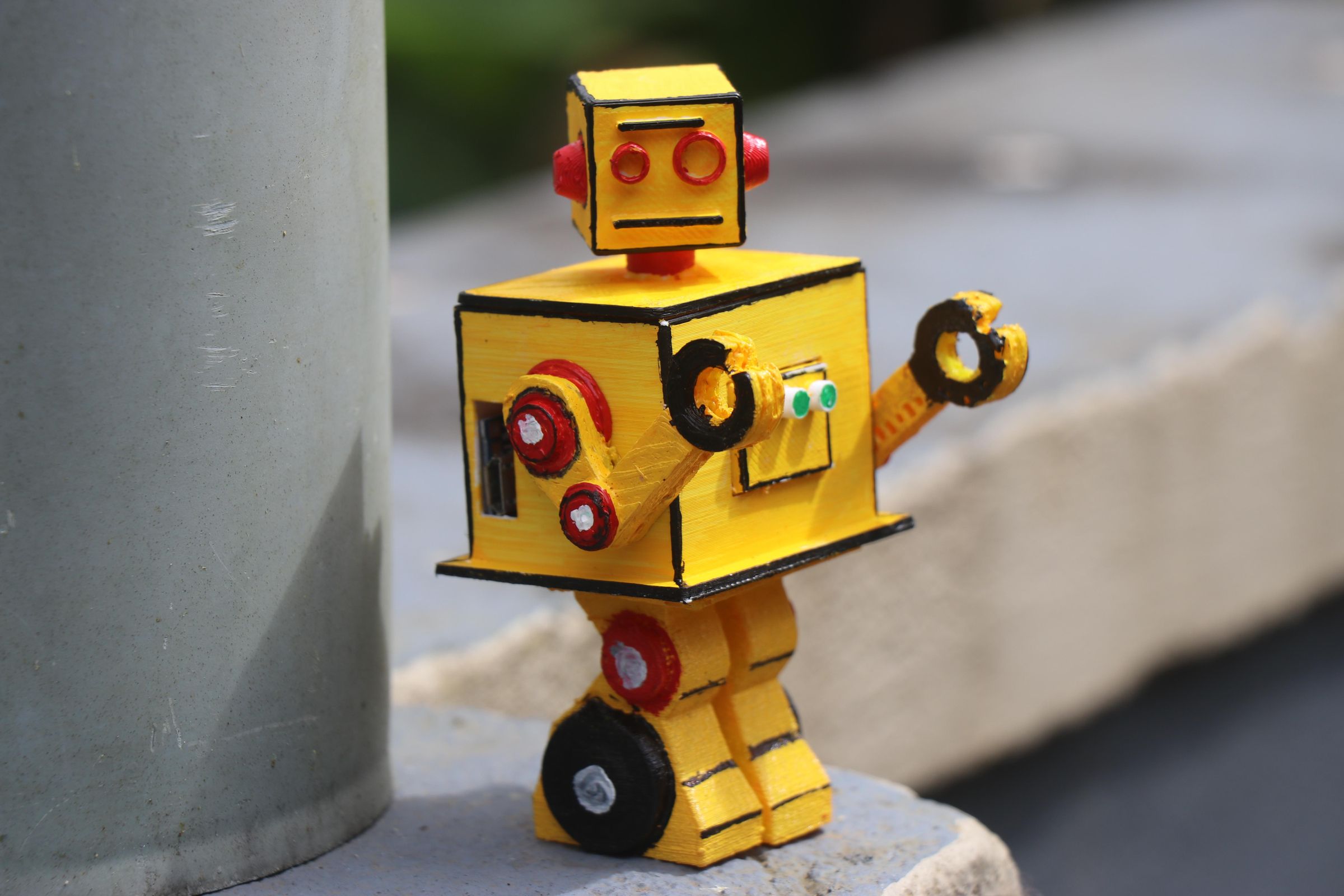 3D Printed Instructables Robot With Hidden Rechargeable Emergency Lamp ...