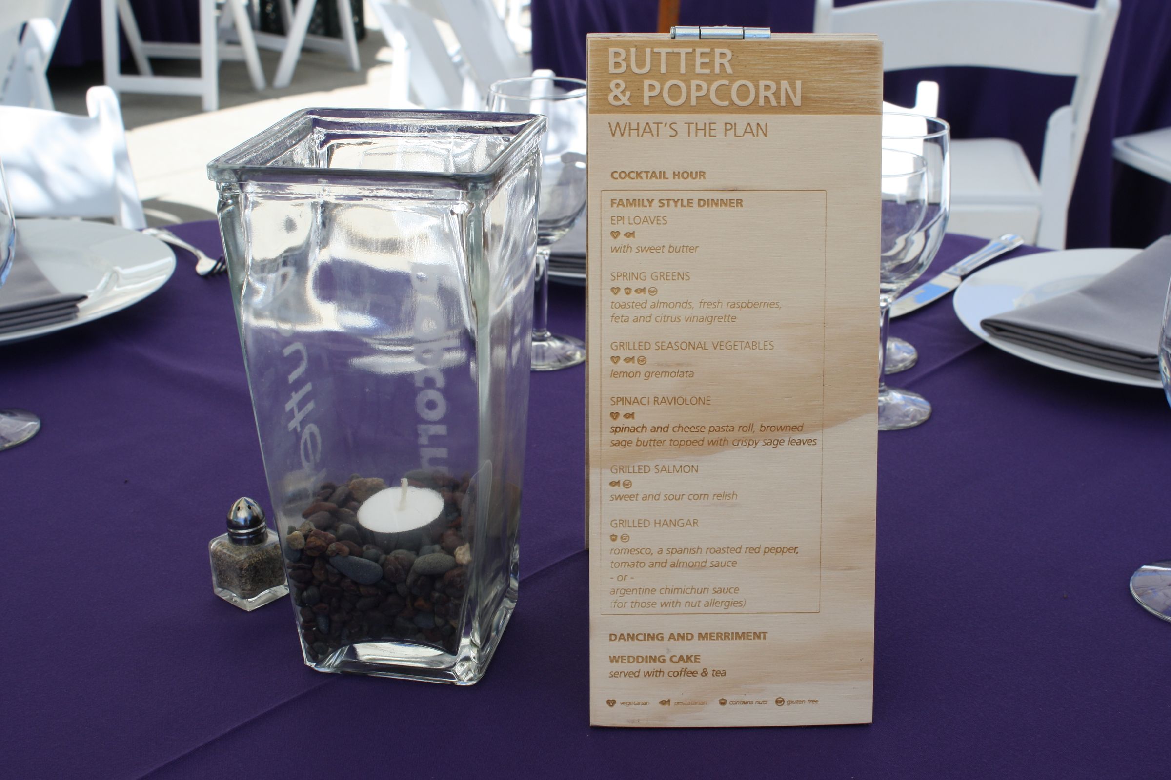 Fresh Take on Wedding Menus: Mini Sandwich Board Centerpieces ...