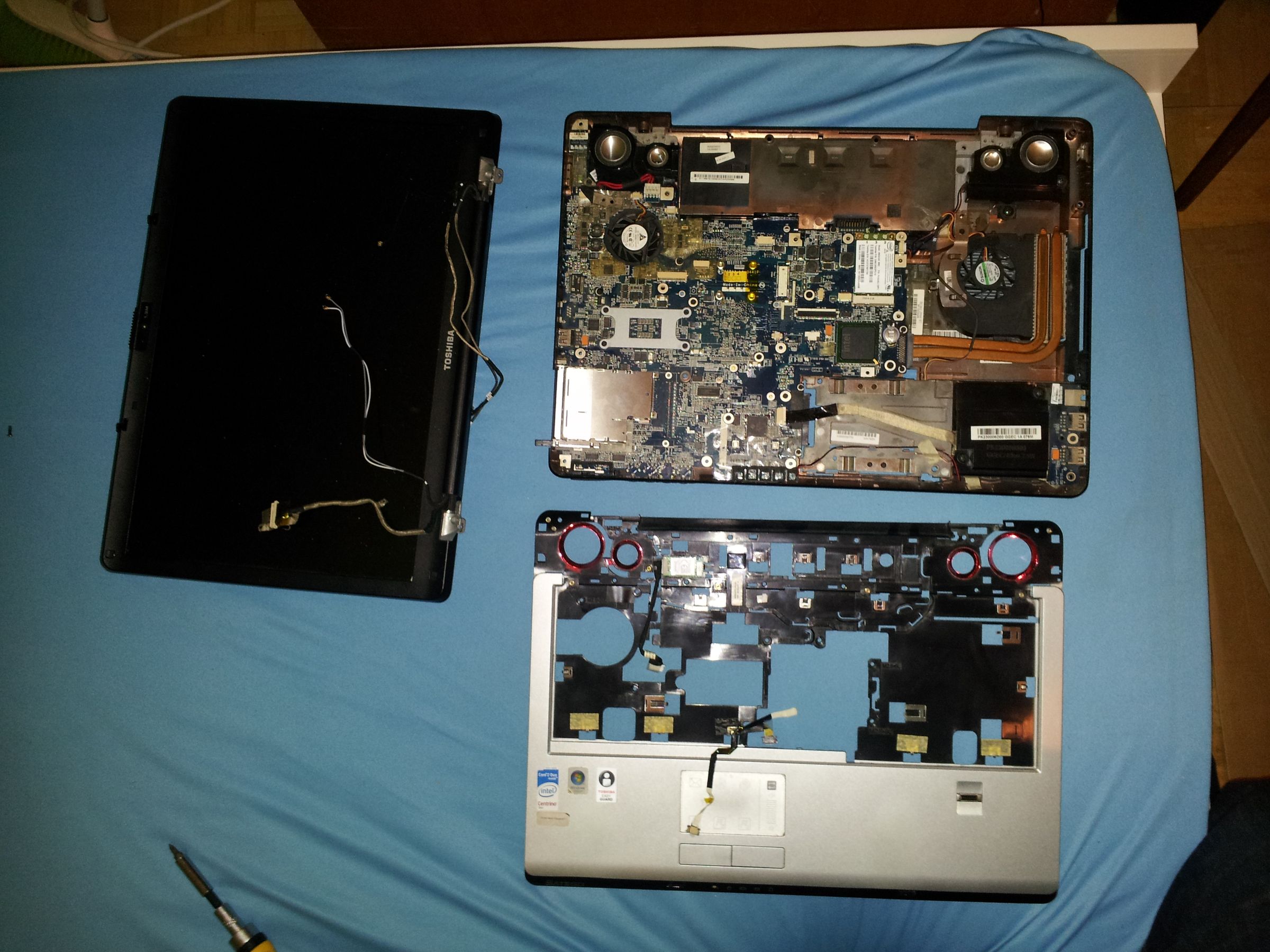Turn a Dead Laptop Into a Monitor With Plexiglas Stand : 11 Steps (with ...