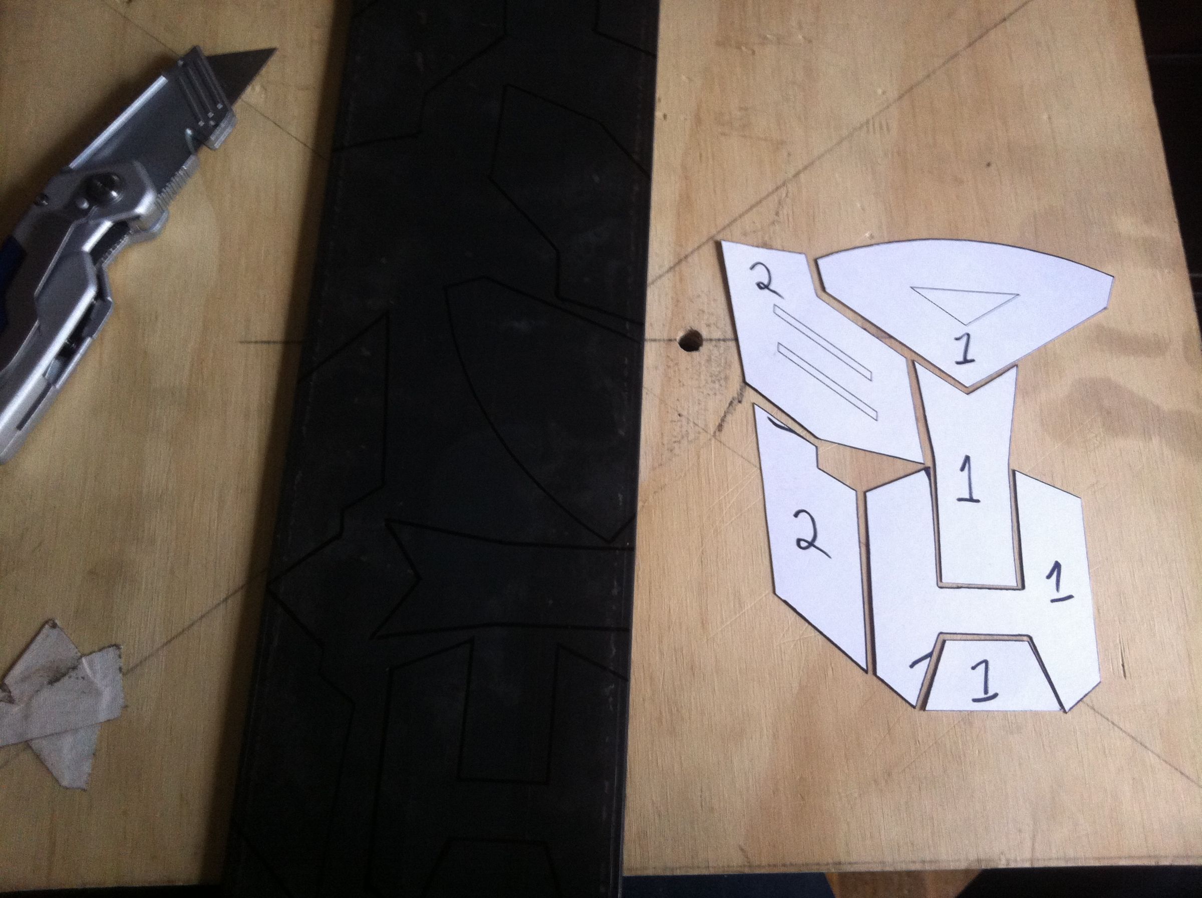 Heavy Duty Autobot Logo : 9 Steps - Instructables