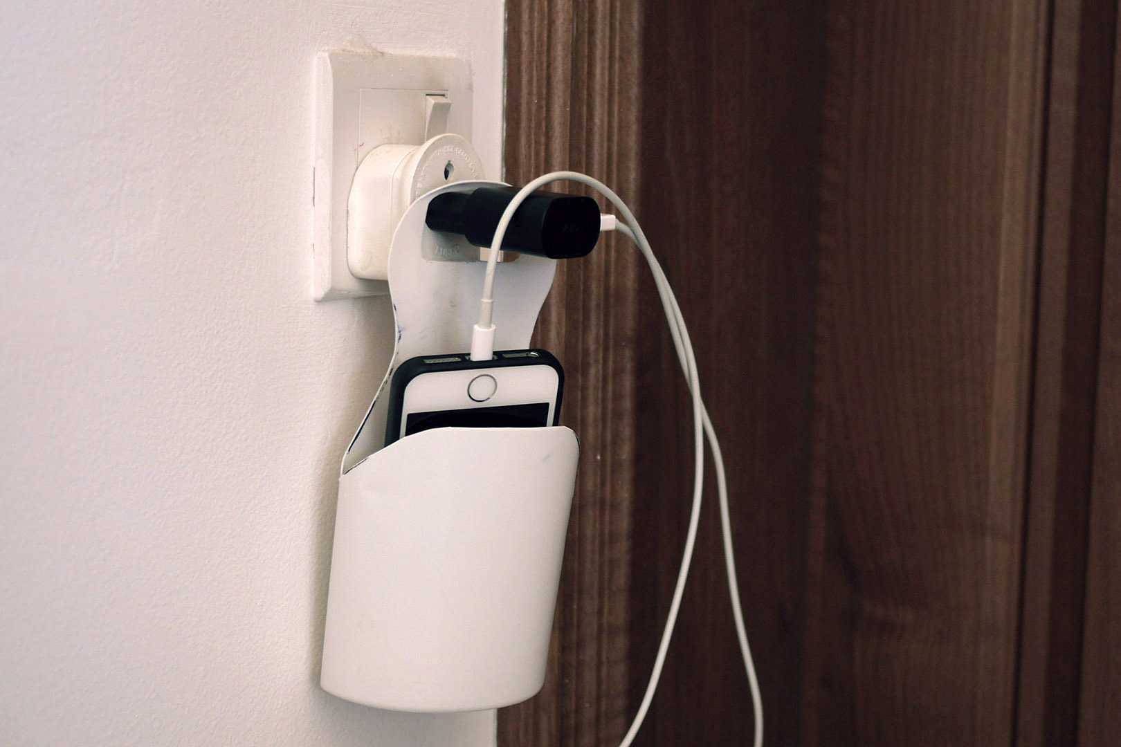 DYI Hanging Phone Case : 8 Steps (with Pictures) - Instructables