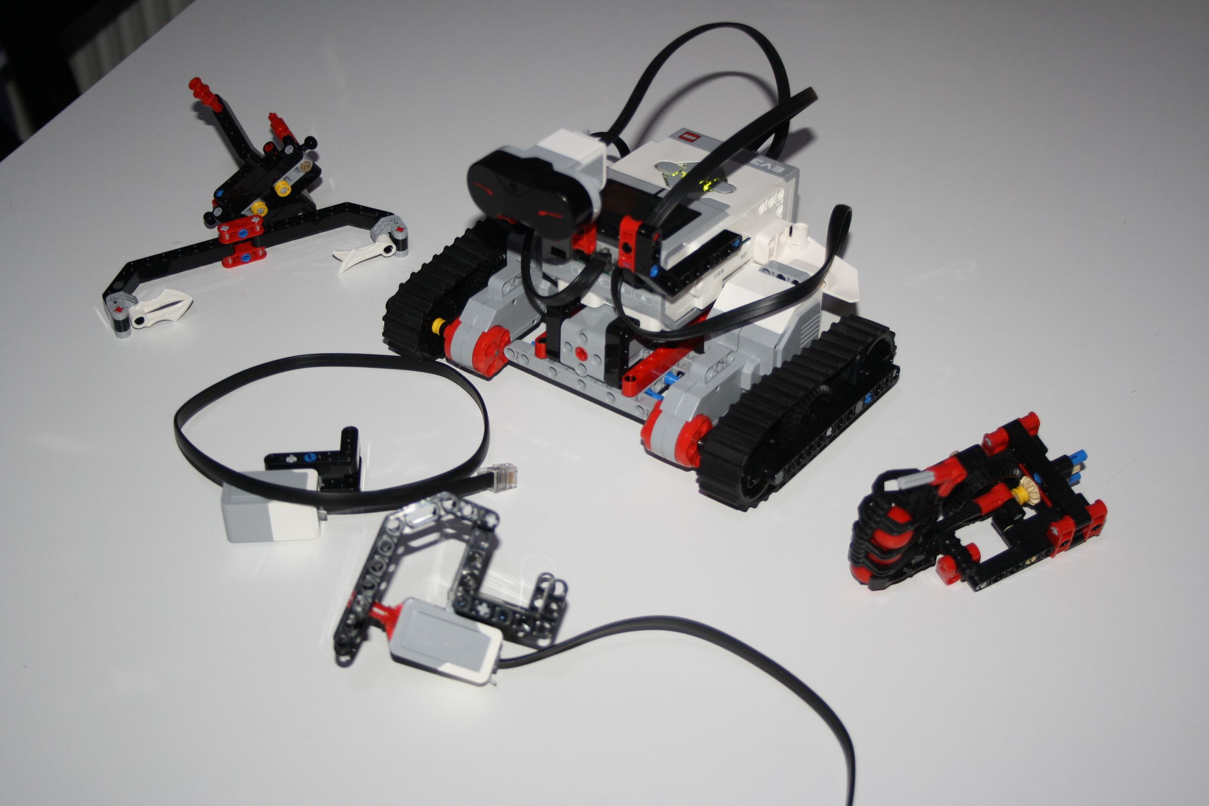 Lego Ev3 Build for Learning Programing and Robotics : 9 Steps ...