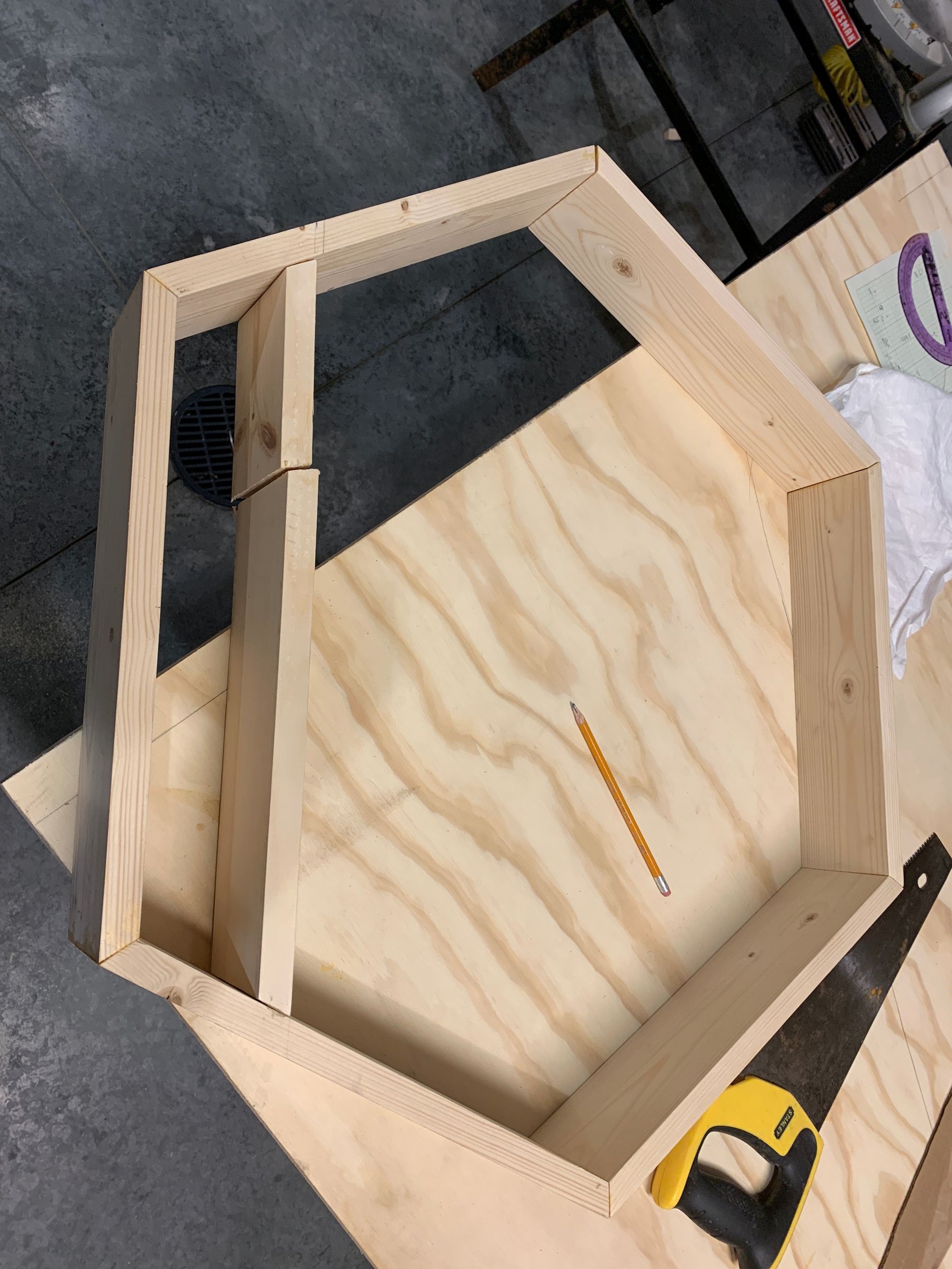 Hexagon Shelf With Inner Sections : 10 Steps (with Pictures ...
