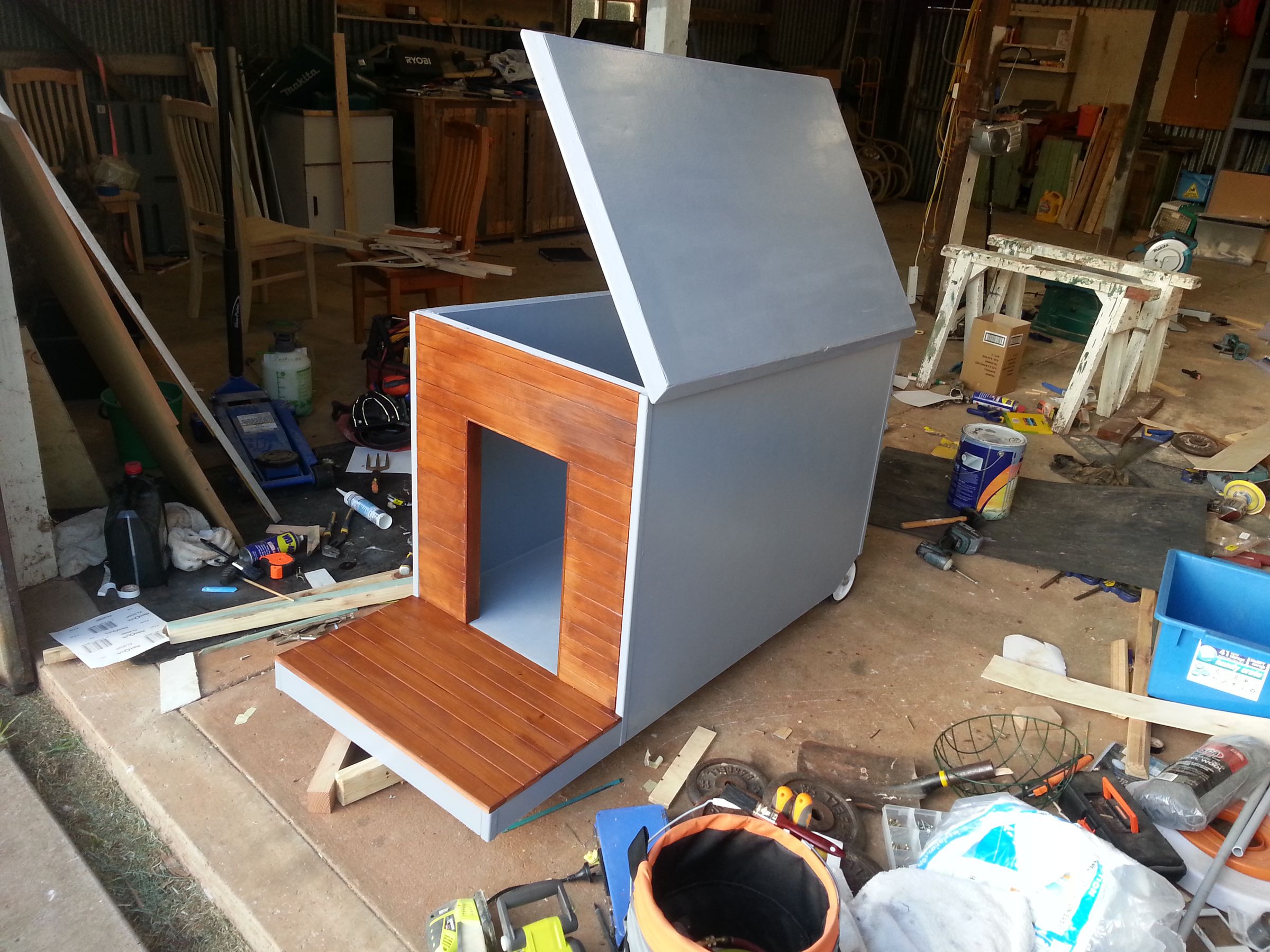 Mobile Dog House : 6 Steps (with Pictures) - Instructables