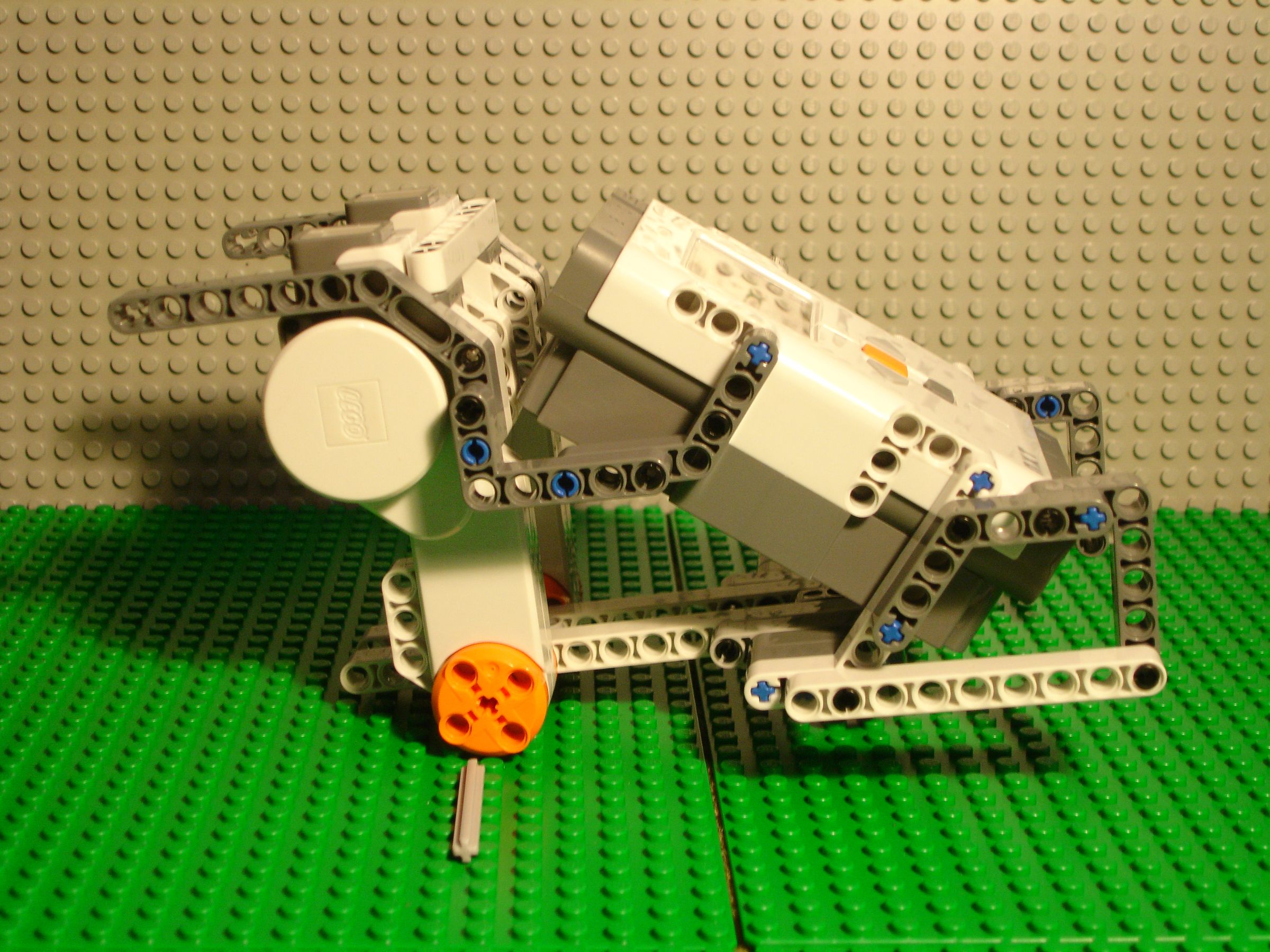 Build a Simple LEGO Starter Robot : 7 Steps - Instructables