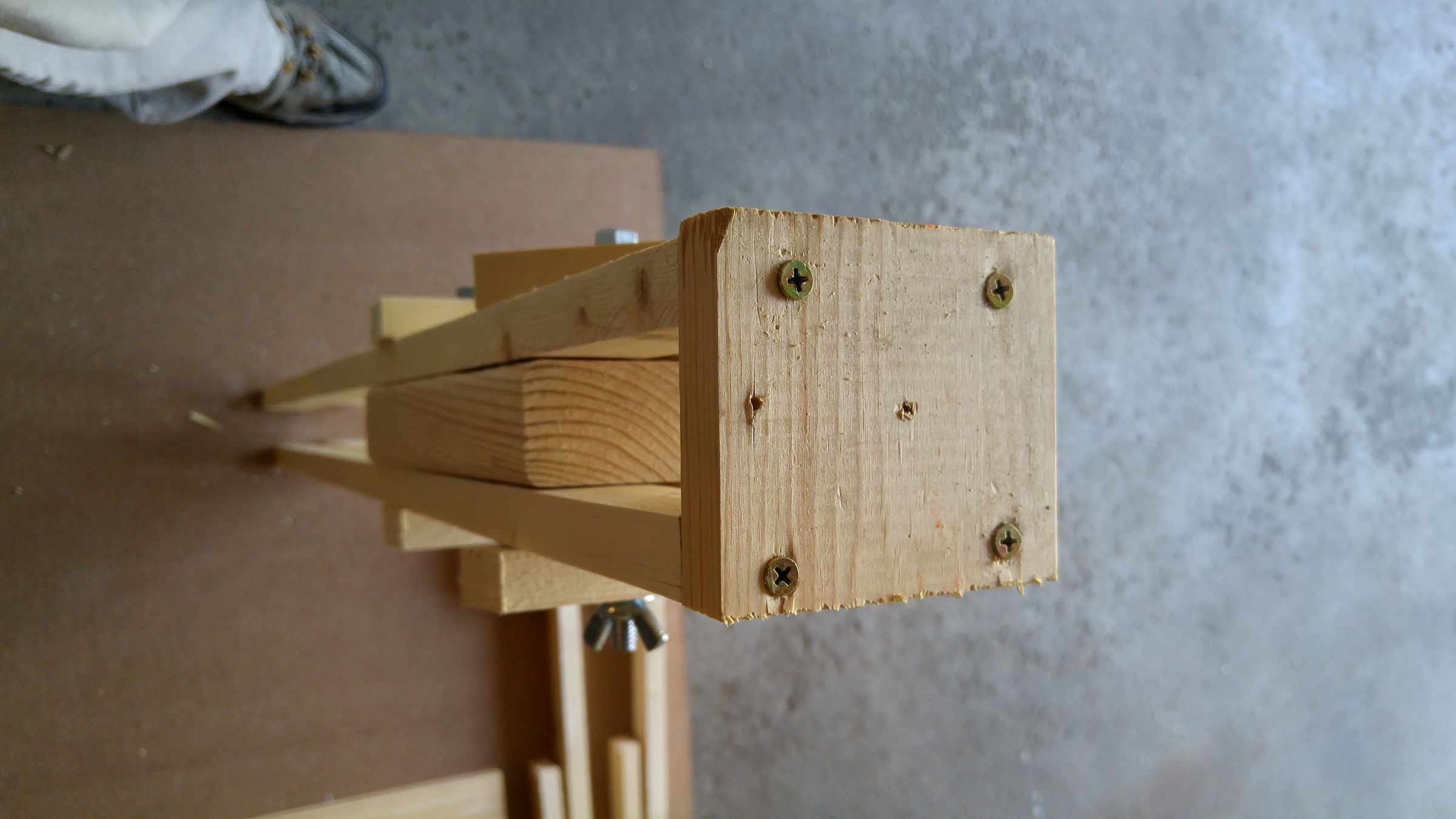 Adjustable Height Monitor Stand : 4 Steps (with Pictures) - Instructables