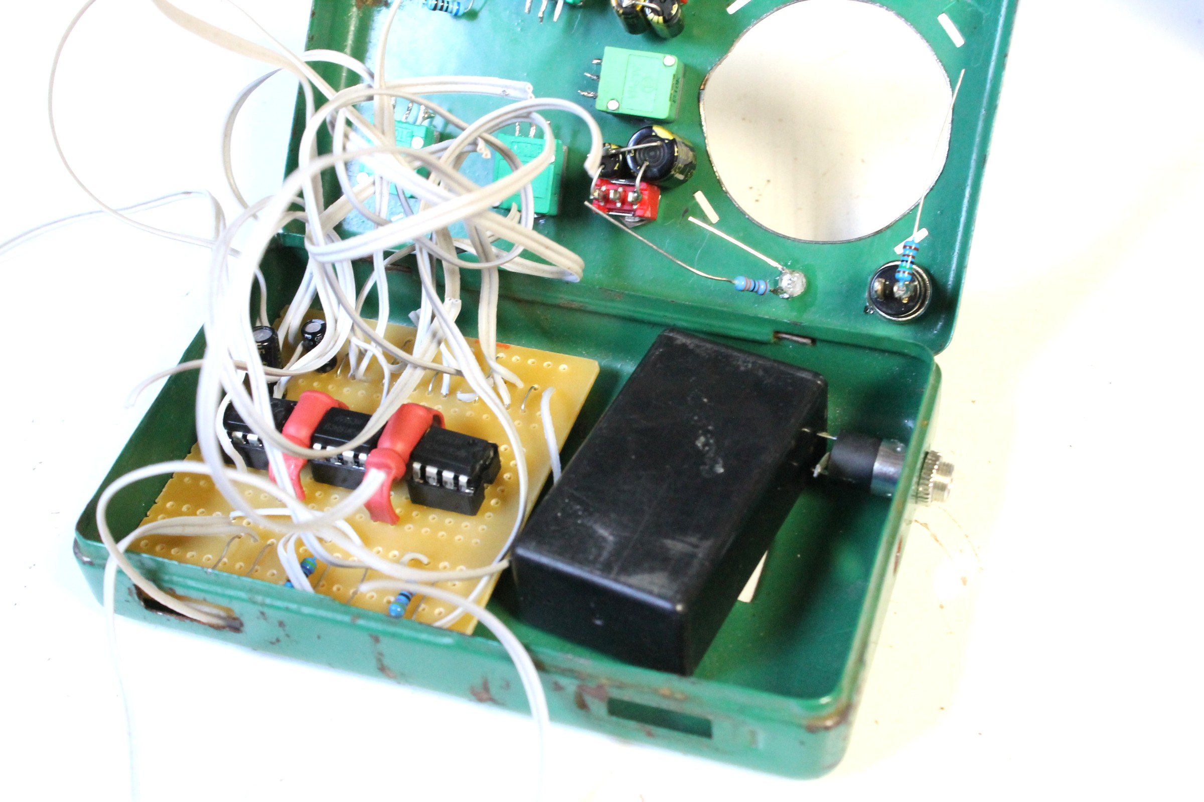 Fizzle Loop Synth V3 (555 Timer) : 11 Steps (with Pictures) - Instructables