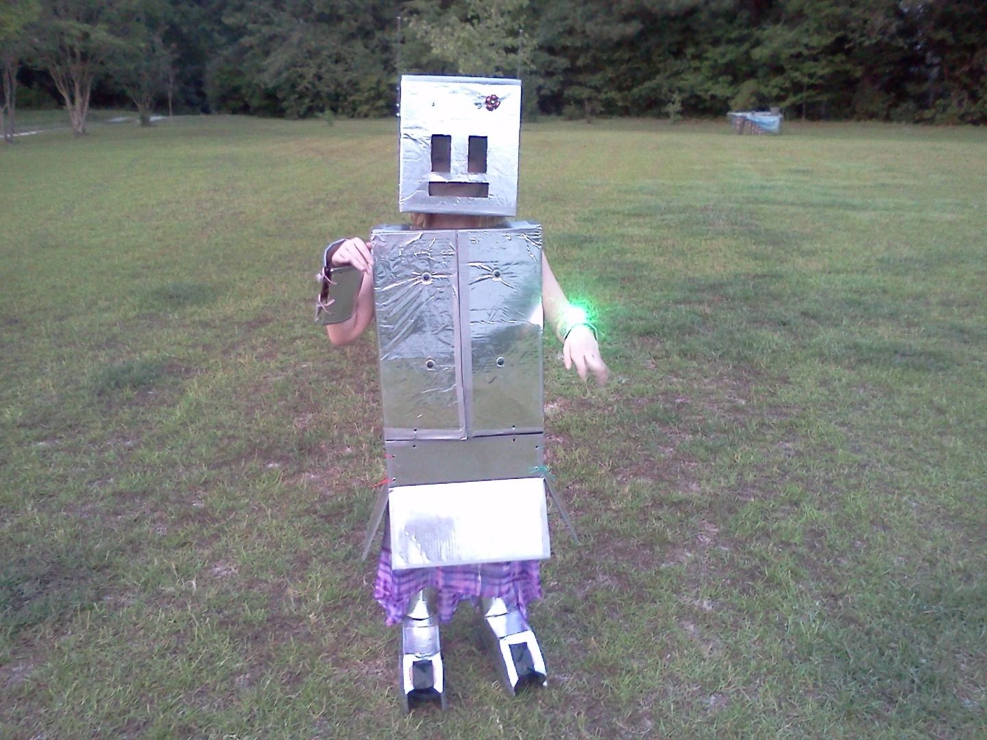 Lucy's Retro Robot Costume...Made With Household Items! : 6 Steps (with ...