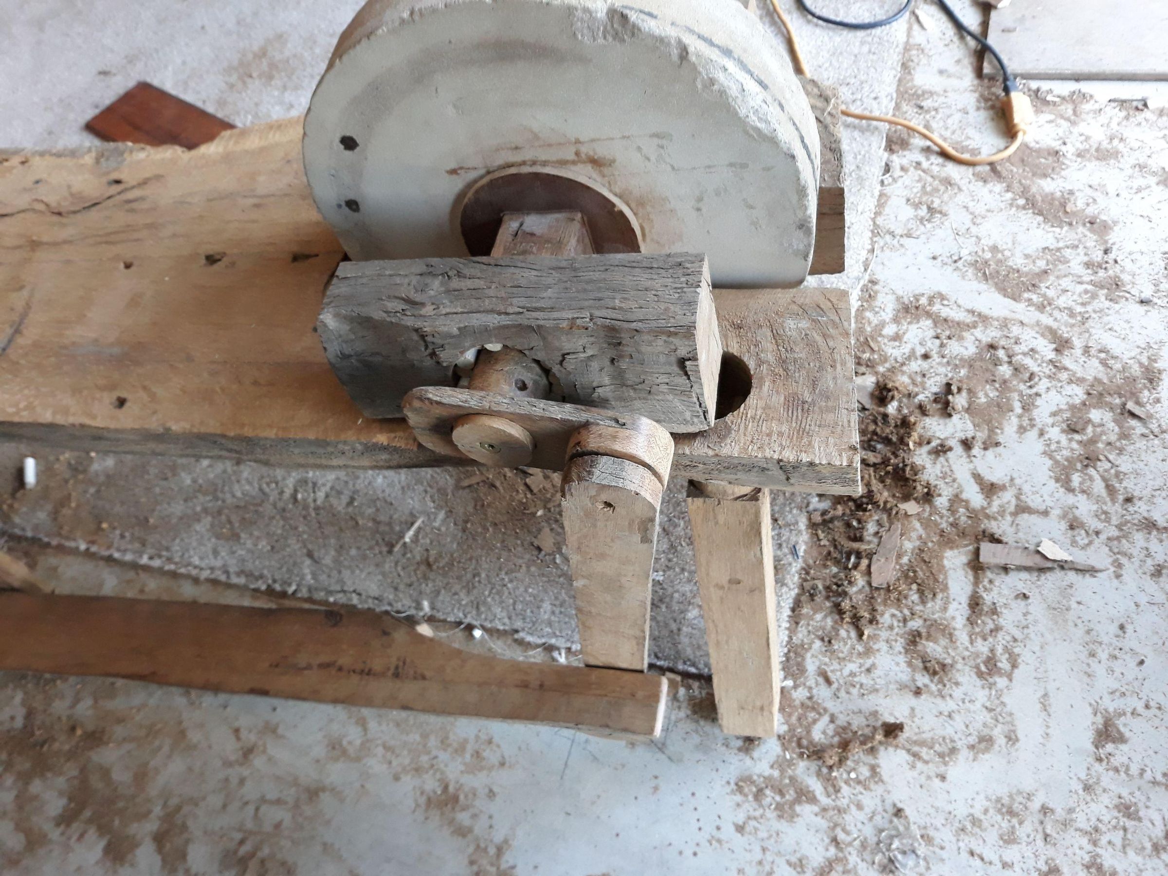 Old Fashioned Grinding Wheel Bench : 3 Steps - Instructables