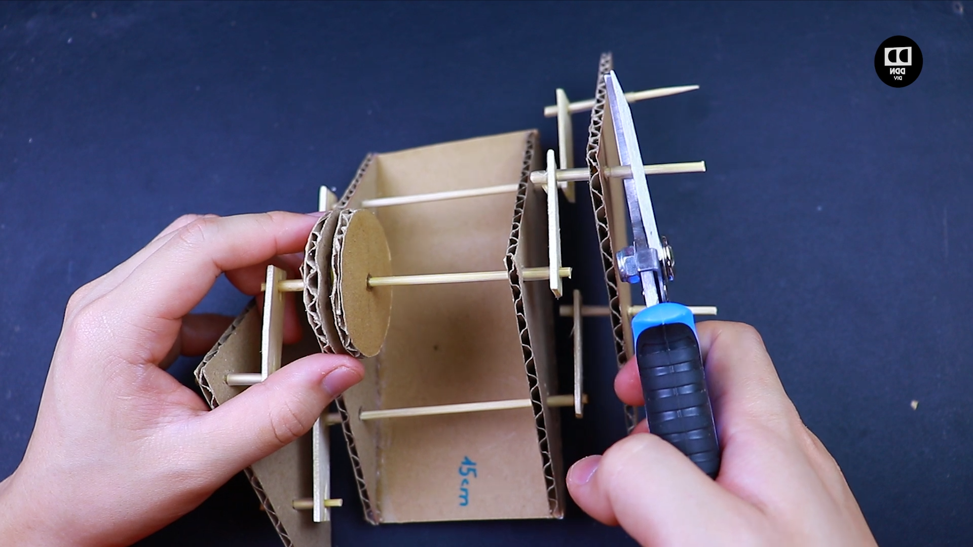 ⚔ Robot (Monster) Fight With Cadboard : 17 Steps (with Pictures ...