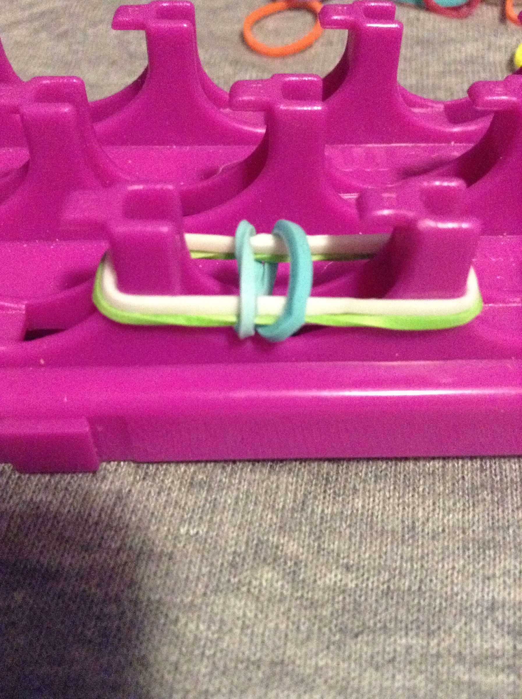 Inverted Fishtail Rainbow Loom Bracelet : 16 Steps - Instructables